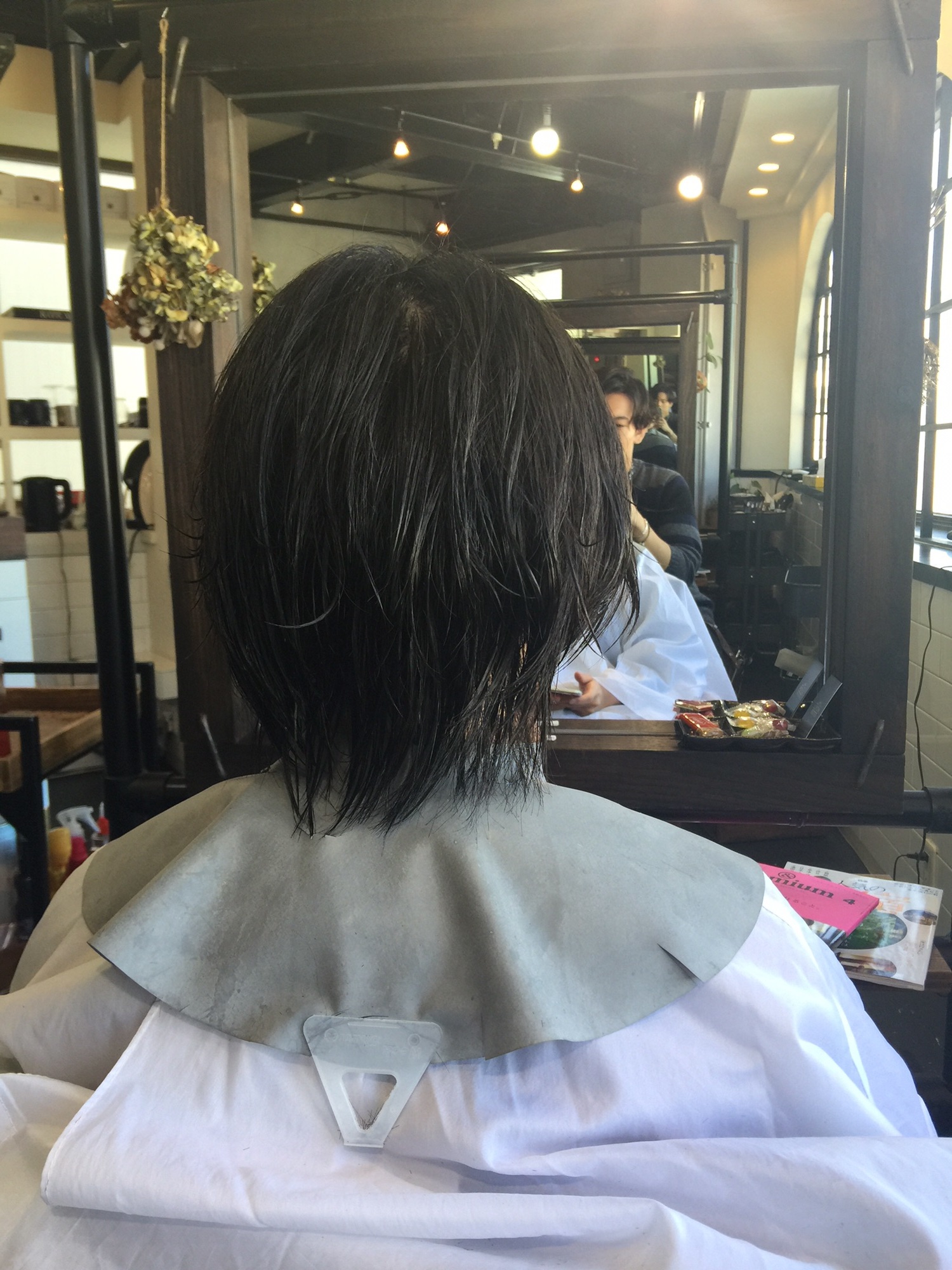 ウェット質感なベリーショート！ 直毛で浮きやすい悩みの髪質☆ | yuta itami