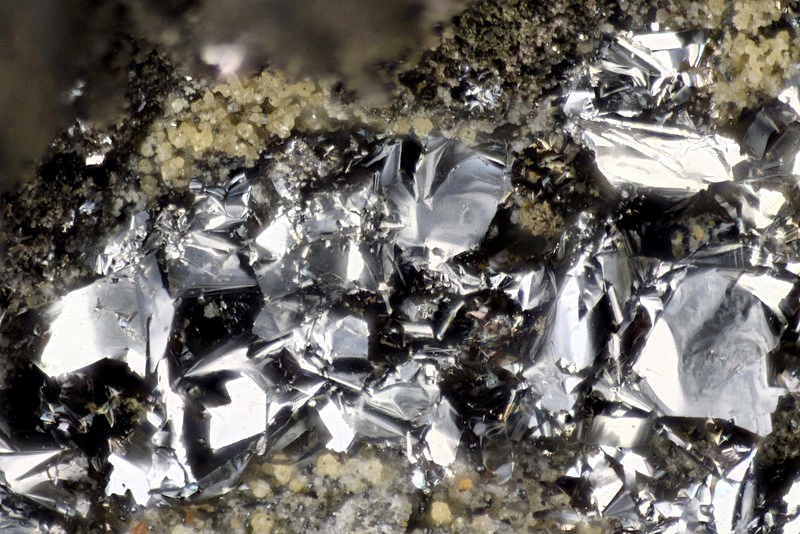 【日本産新鉱物】 レニウム鉱 Rheniite | Rare minerals Research, Kyoto