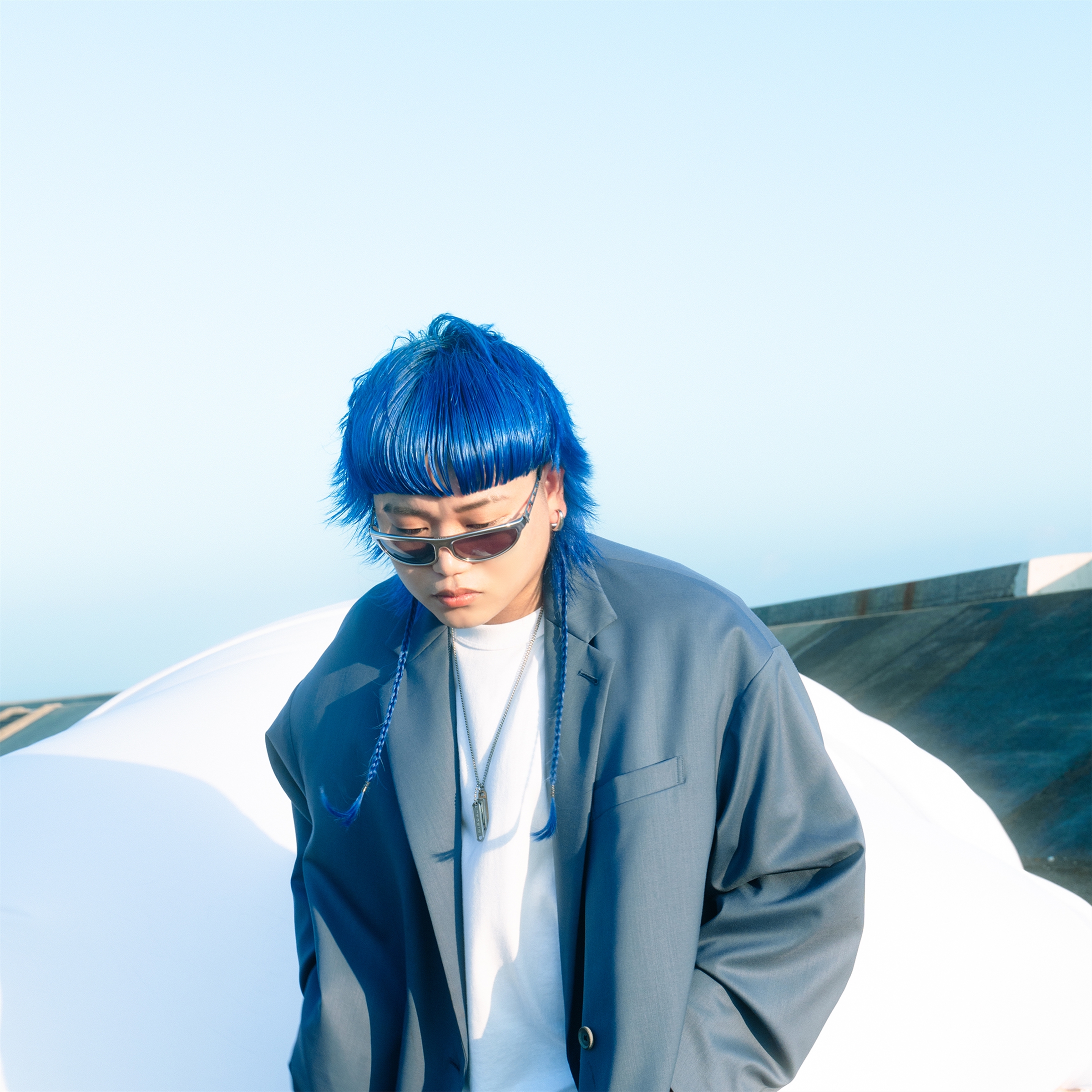 Akusaが1stアルバム『思い出は青』をリリース | Rin音, BBY NABE, おかもとえみ, Draw4ら参加 | 日本語ラップ専門 ...