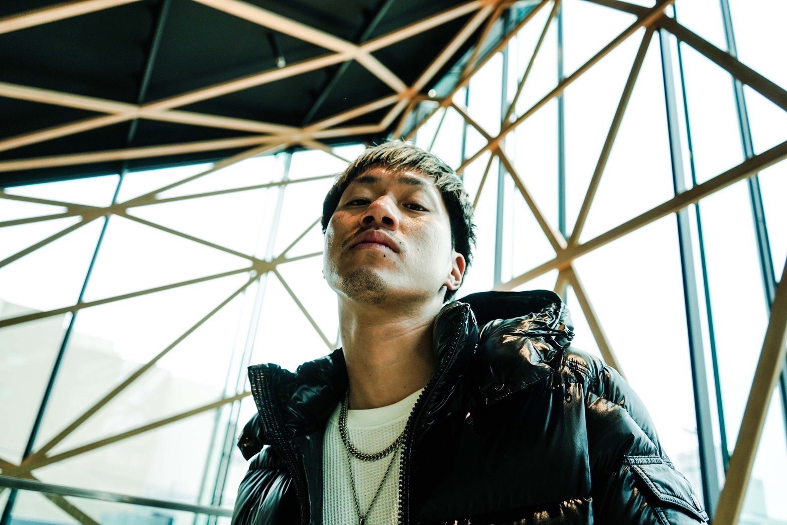 Dude in Palace・JUGが2nd EP『CASE 2 BAG』より「Blaze it feat. Jay Curry」のMV公開 ...