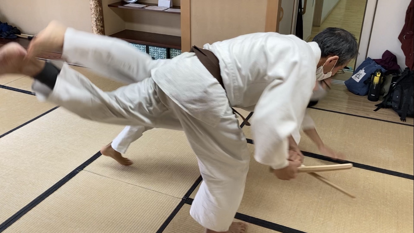 竹内流備中伝 高輪道場では 作州居合 棒術 体術 小具足腰之廻 を稽古 2022.1.29 | Tokyo 竹内流備中伝 Takenouchi ...