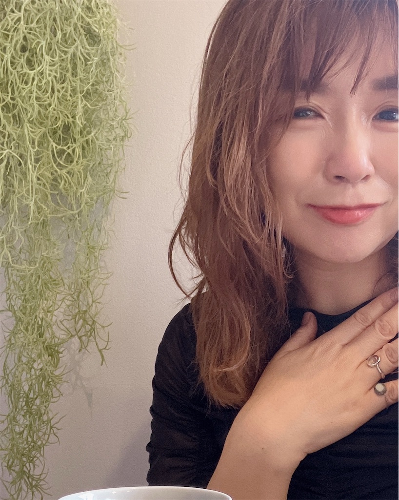 ABOUT & CONTACT | MIWA'S HOME