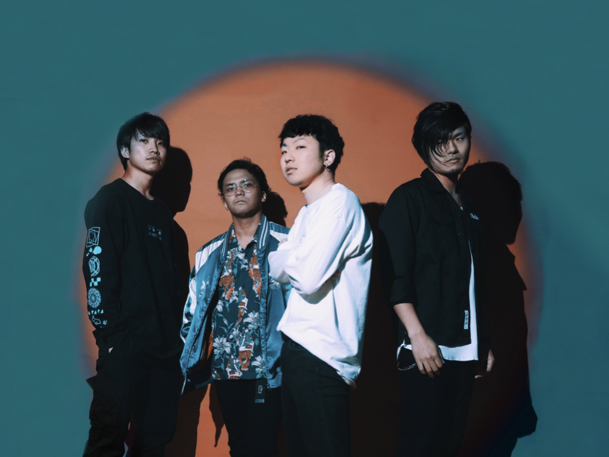 【Artist Photo】 - Surrounded By Enemies - | AbeKen / 阿部賢