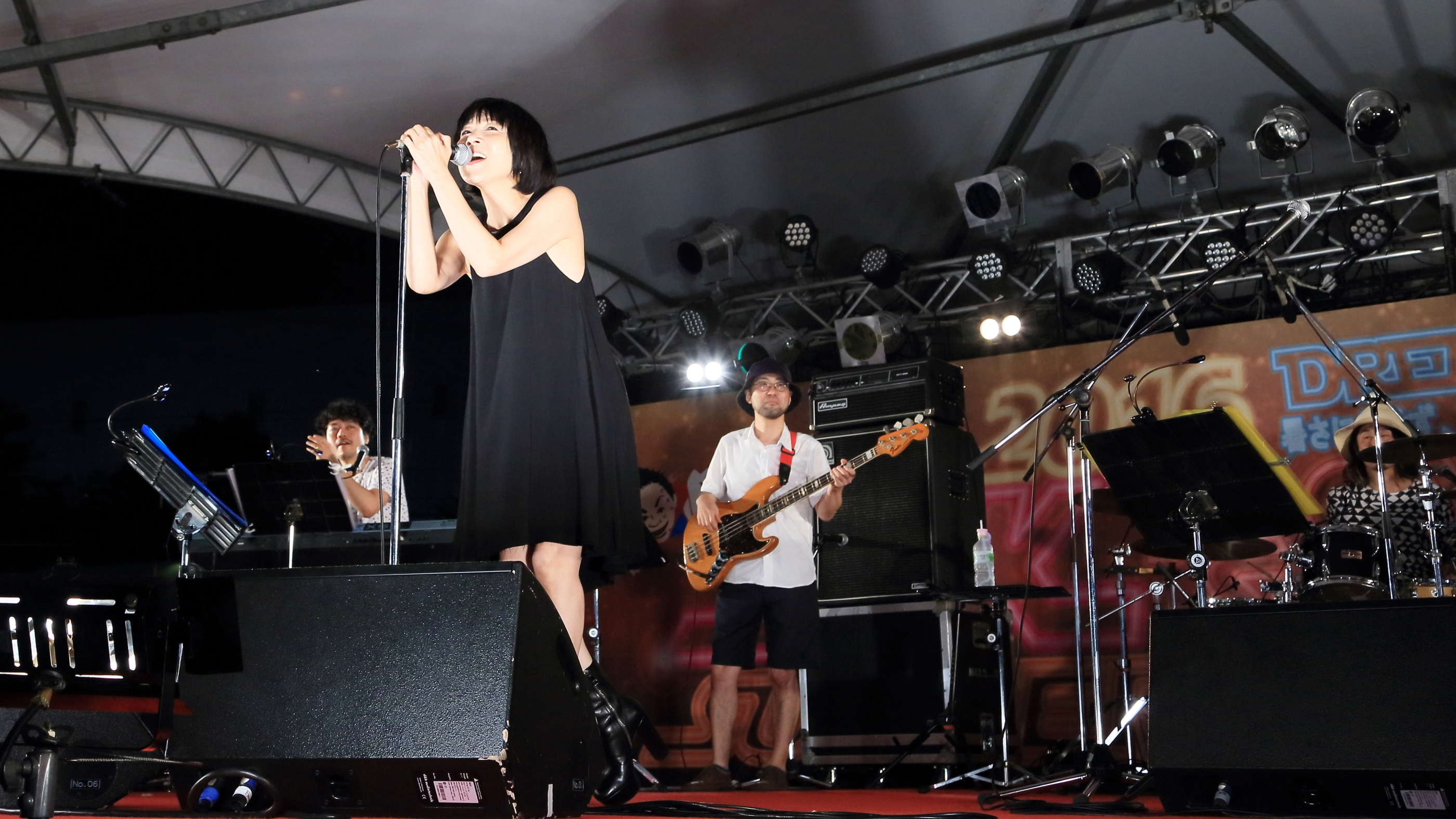 山下久美子 灼熱の夜の野外ライブ | match33's Ownd