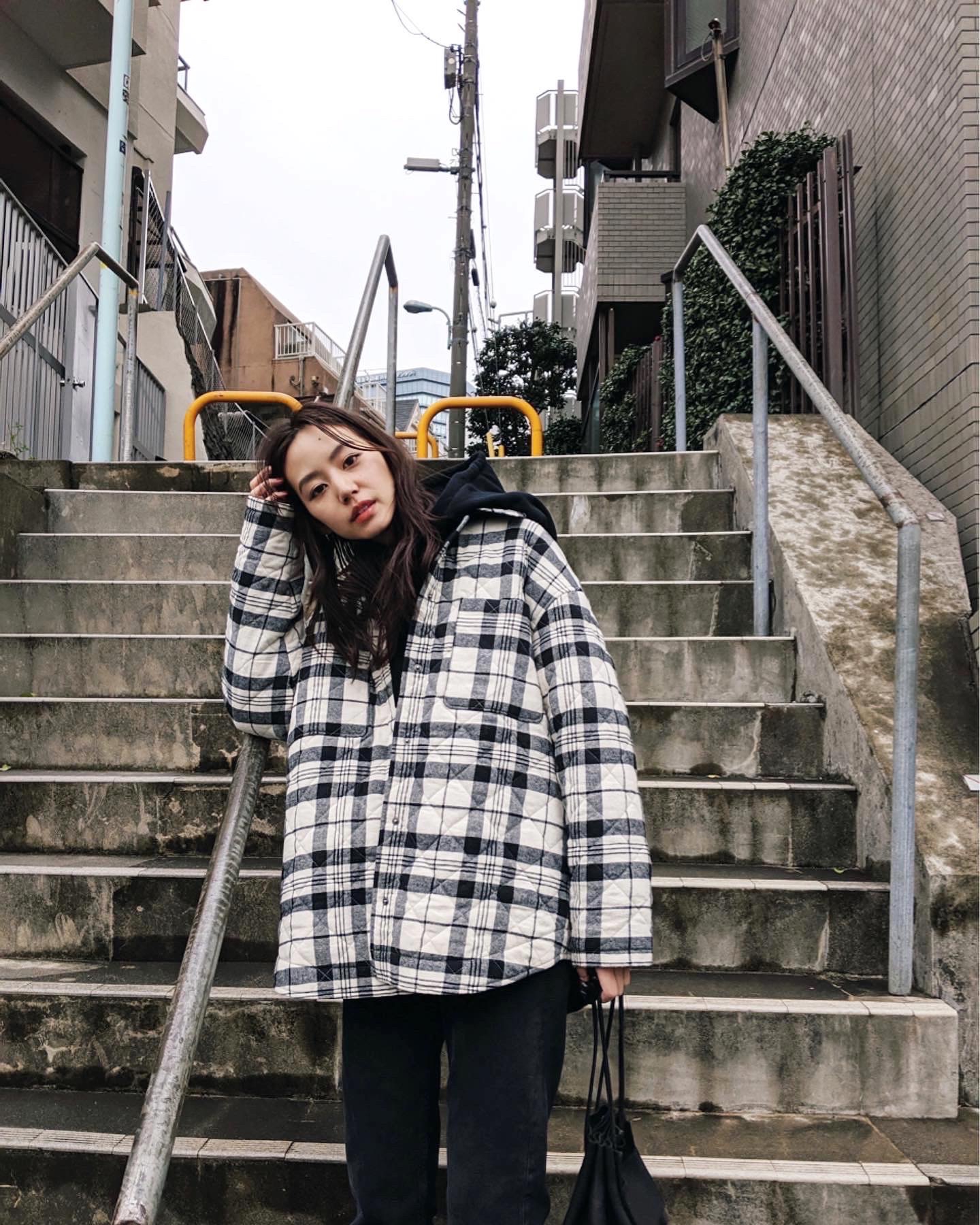 モノトーンコーデ💙SHIHO | MOUSSY