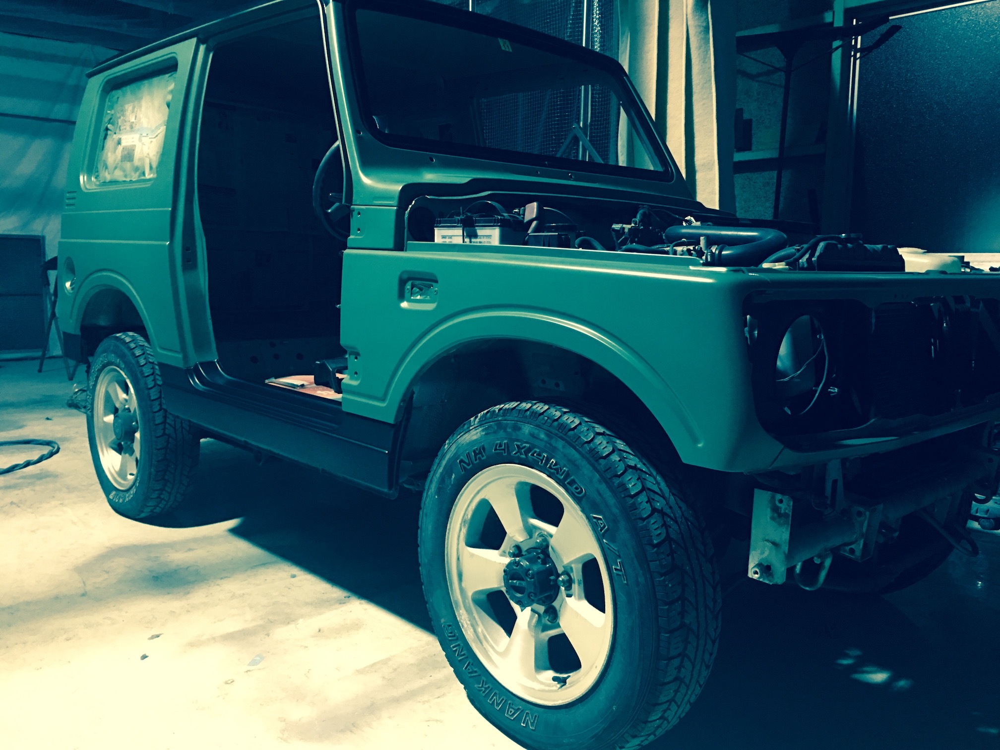 "JA22W-CUSTOM WORKS" | GARAGE - SURFACE.