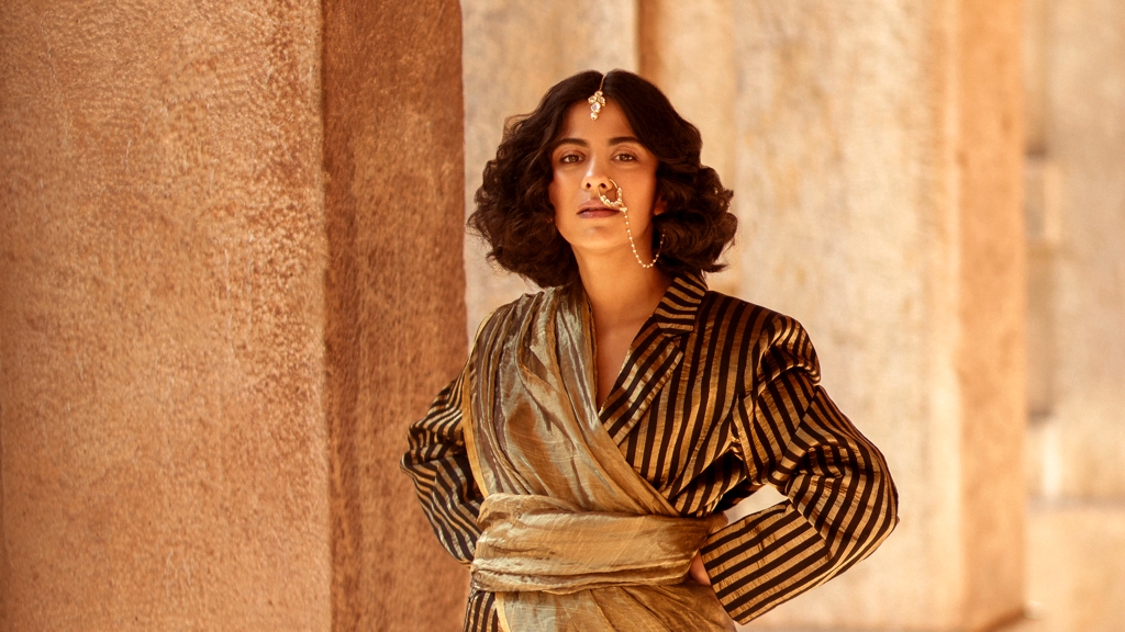 日没の時間帯に聴くメディテーション・サウンド！インド出身アメリカ在住のモジュラー・プリンセス【Arushi Jain】が日本デビュー盤 ...