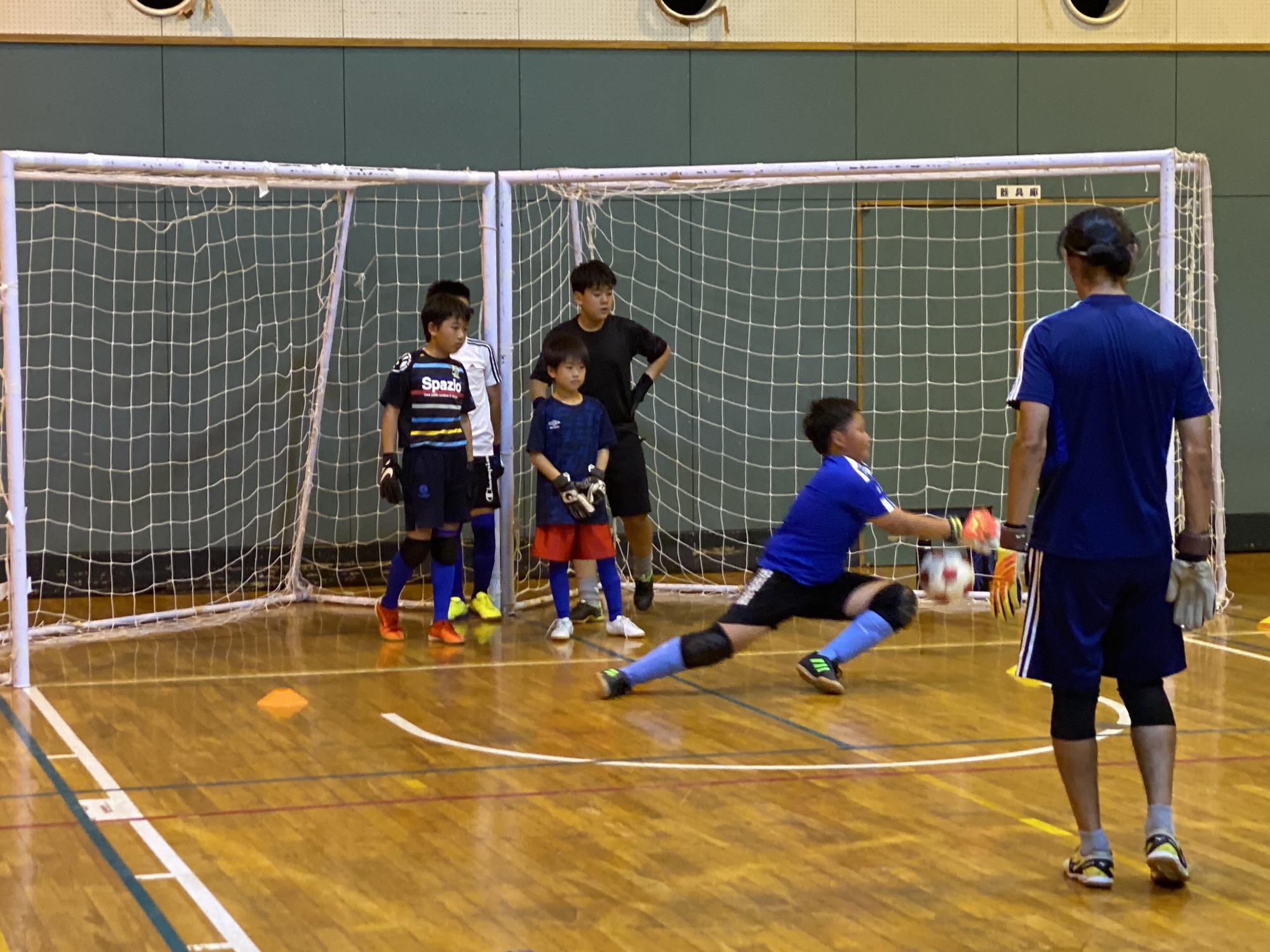 GKスクール & 室内TR | EZZORE FC