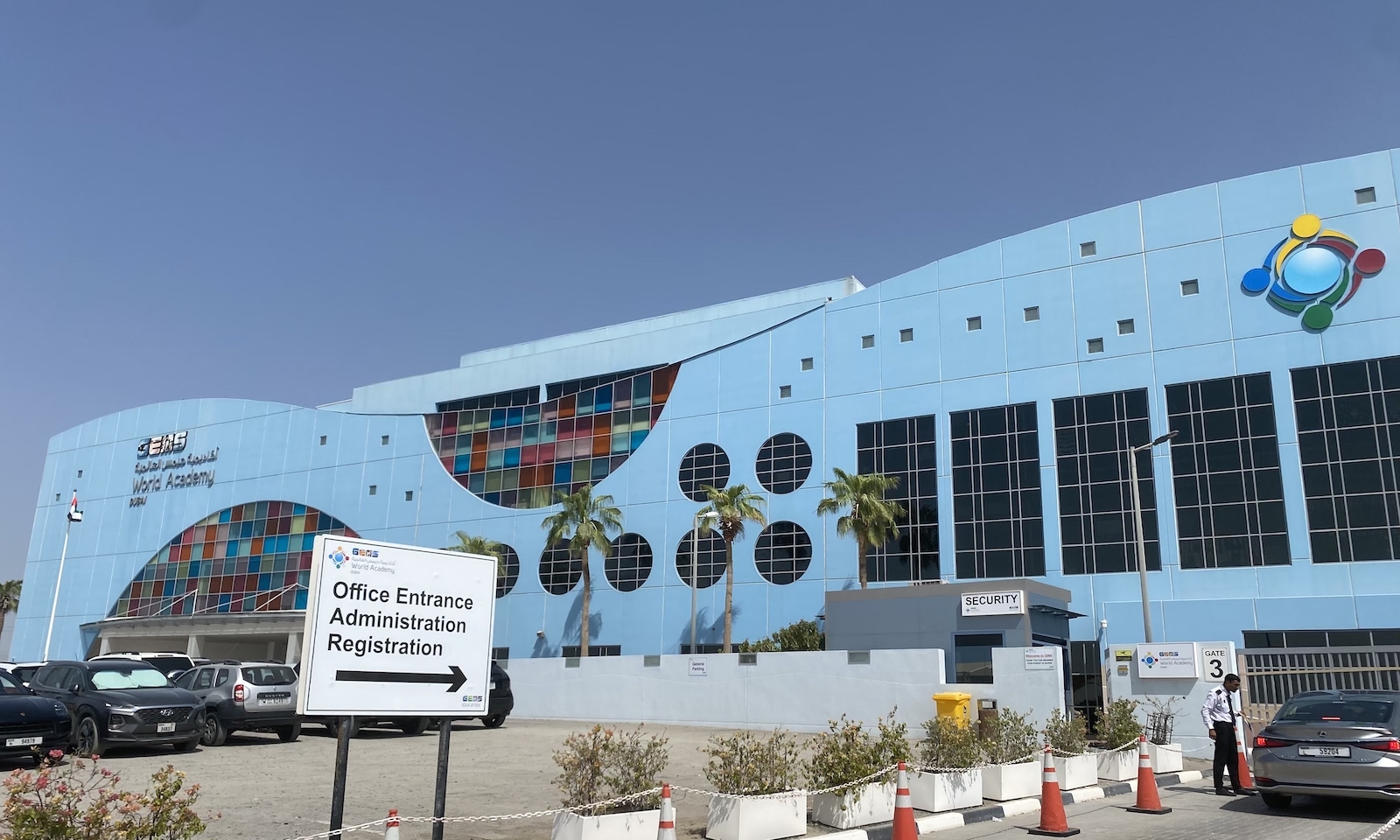 学校訪問 GEMS World Academy | ドバイと日本の架け橋へ