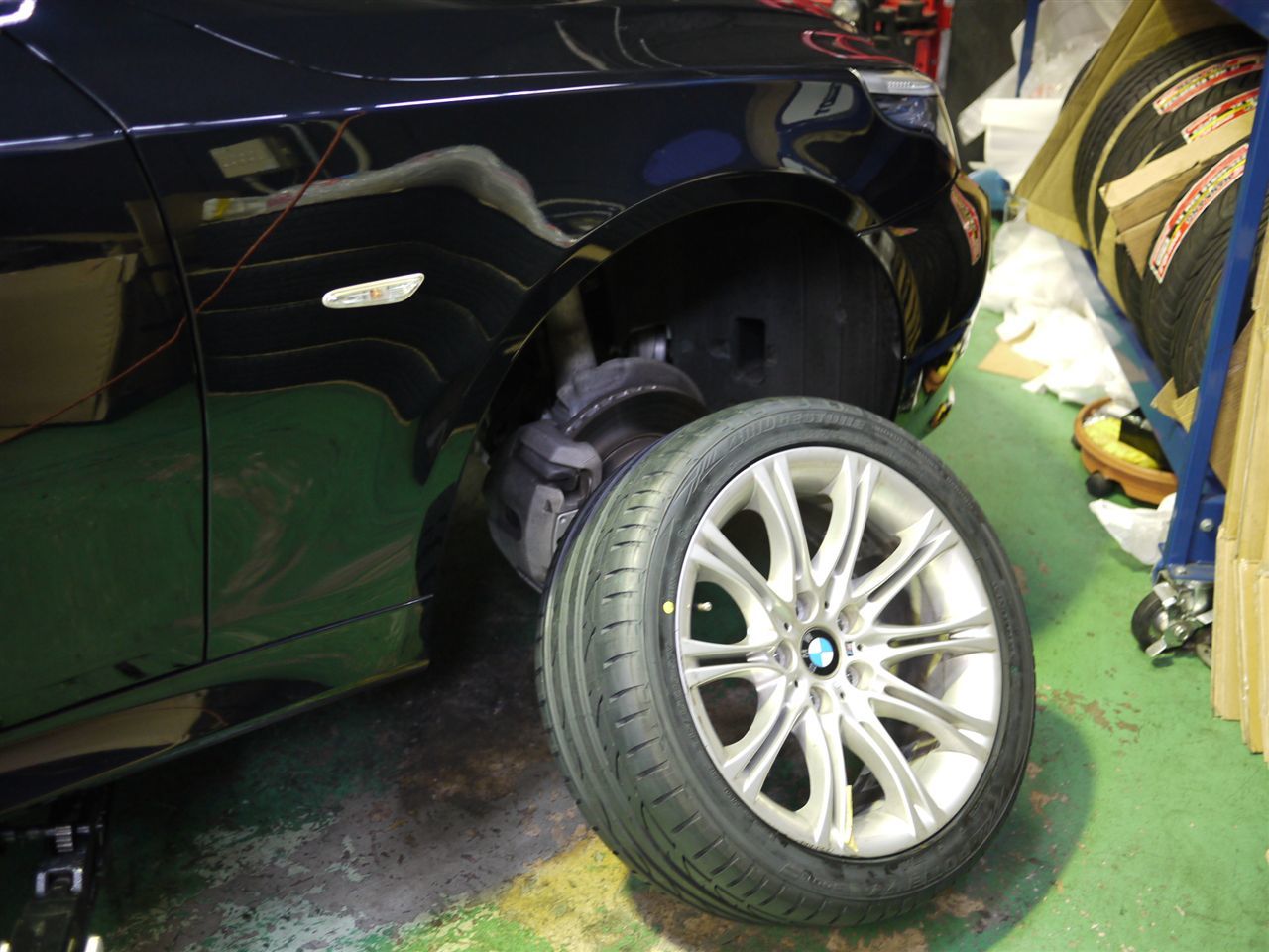 E60に脱ランフラットでポテンザS001装着 | アクセスエボリューション目黒店 access-ev MEGURO