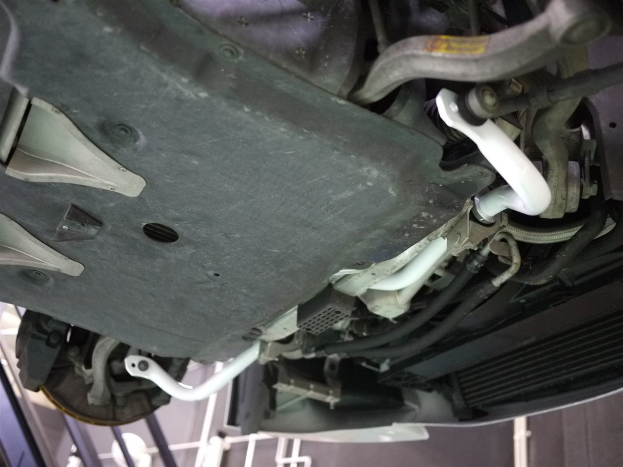 M5にサクラムマフラーとarcスタビ取り付け | アクセスエボリューション目黒店 access-ev MEGURO