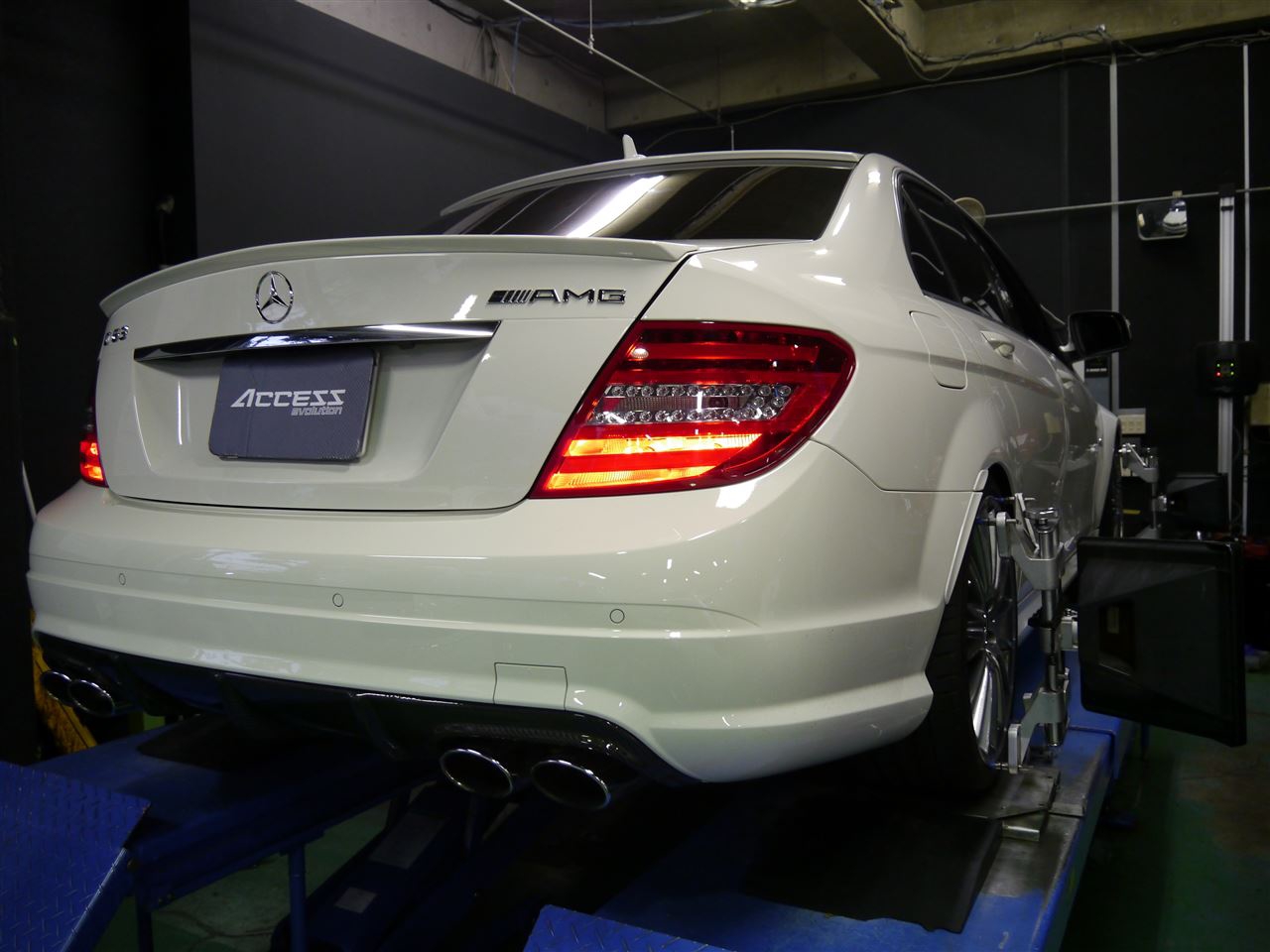 C63なお客様に、アクセス ライセンスフレームお取付！ | アクセスエボリューション目黒店 access-ev MEGURO