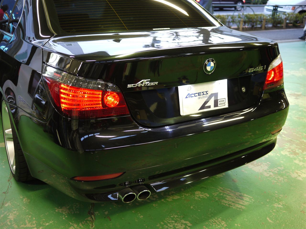 E60にLEDブラックテールを付ける | アクセスエボリューション目黒店 access-ev MEGURO