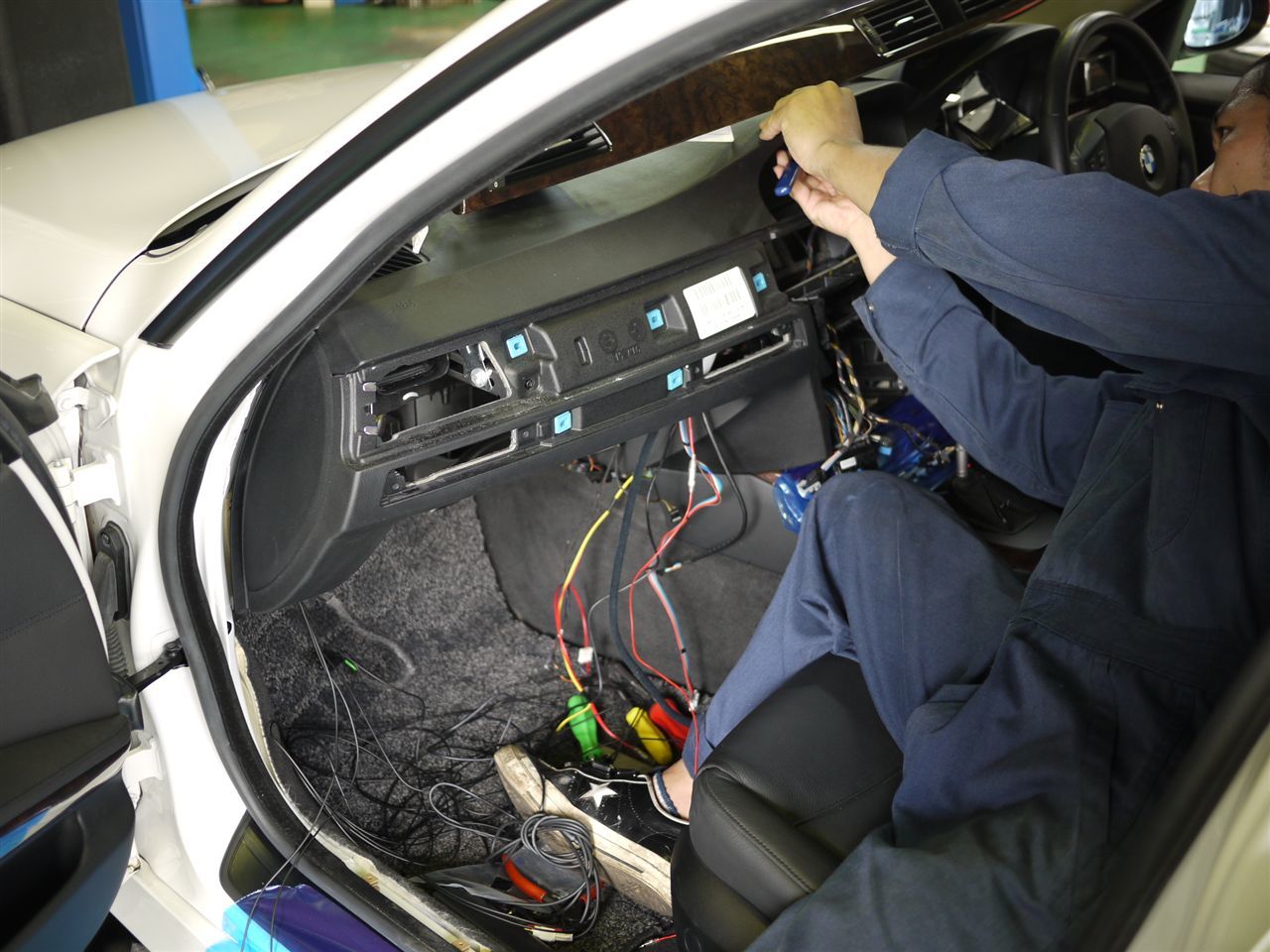 E90に地デジ取り付け | アクセスエボリューション目黒店 access-ev MEGURO