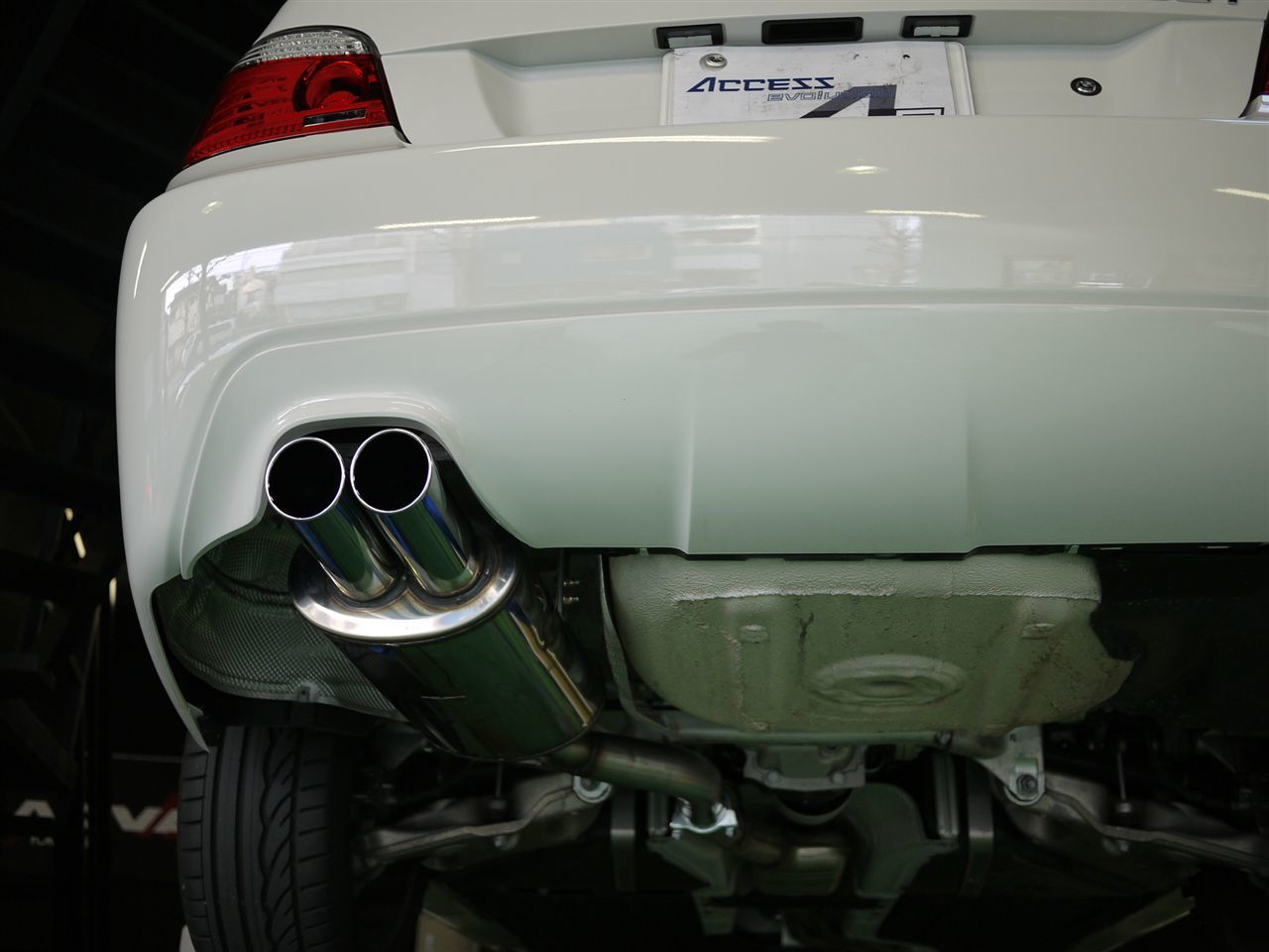 E60にスーパースプリントマフラー取り付け | アクセスエボリューション目黒店 access-ev MEGURO