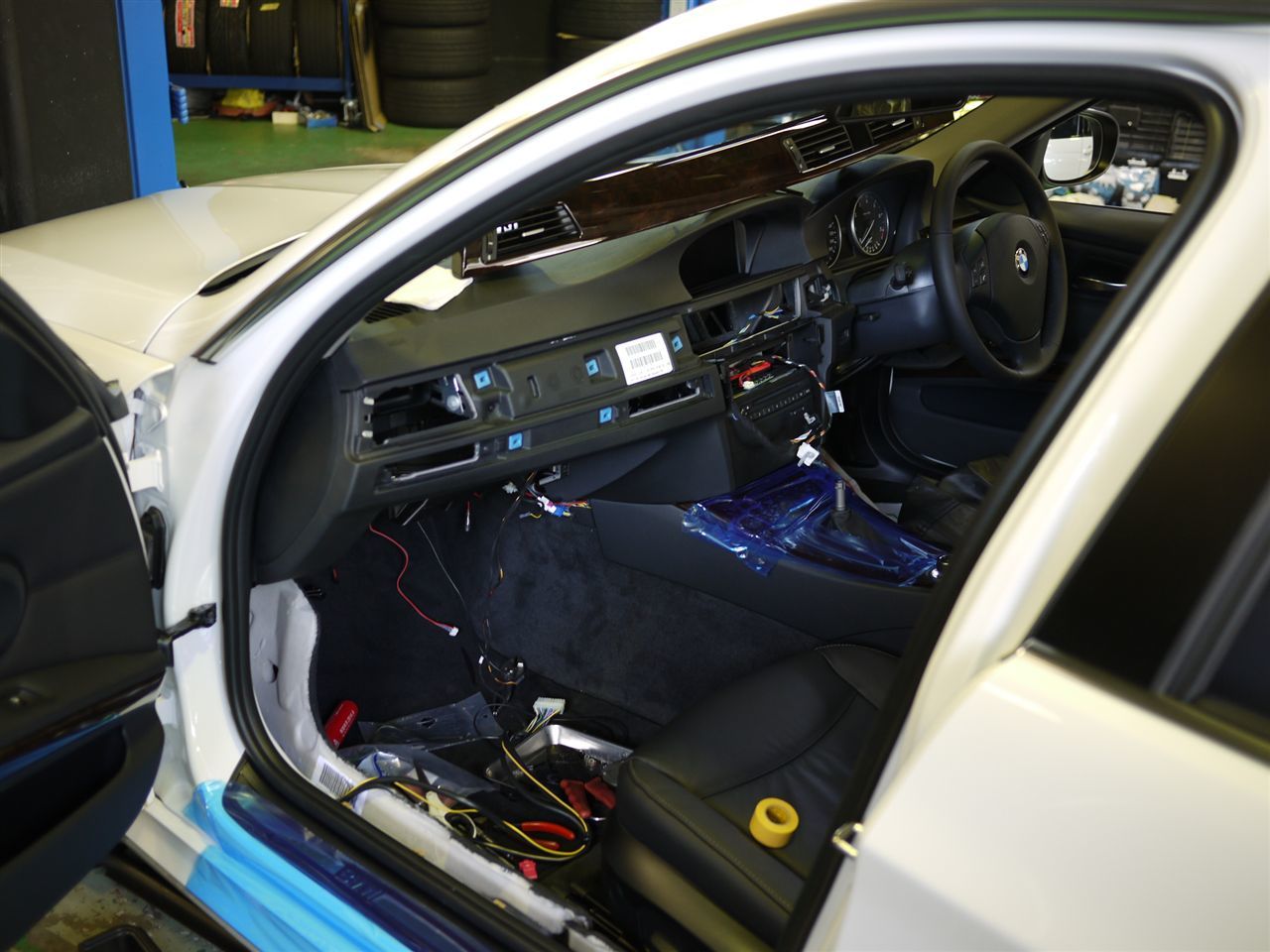 E91 LCIに地デジとスピーカー交換とサウンドシャキット | アクセスエボリューション目黒店 access-ev MEGURO