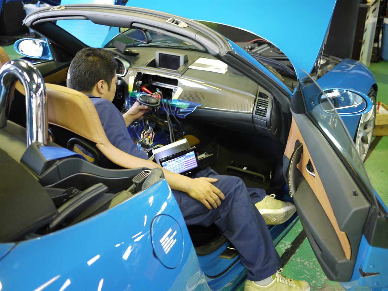 謎な車に・・・ | アクセスエボリューション目黒店 access-ev MEGURO