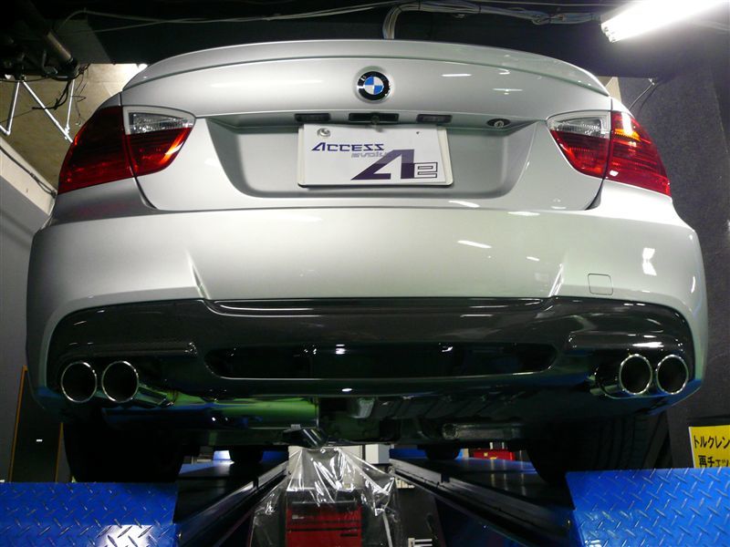 E90 325にアーキュレー左右出しマフラー取付 | アクセスエボリューション目黒店 access-ev MEGURO