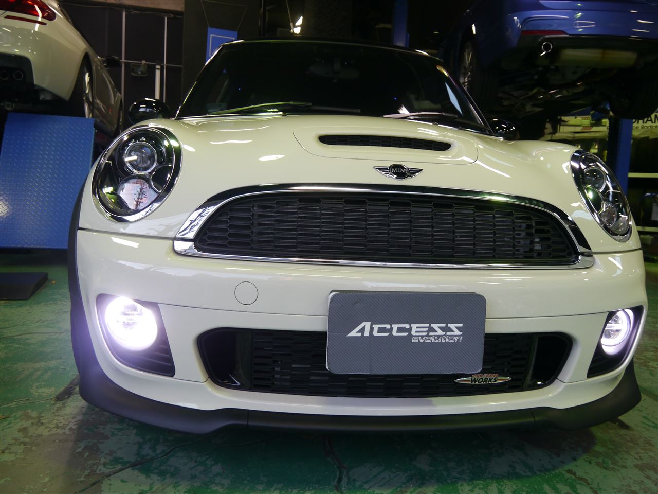 Mini クーパーSなお客様に、本国純正デイライトフォグお取り付け！ | アクセスエボリューション目黒店 access-ev MEGURO