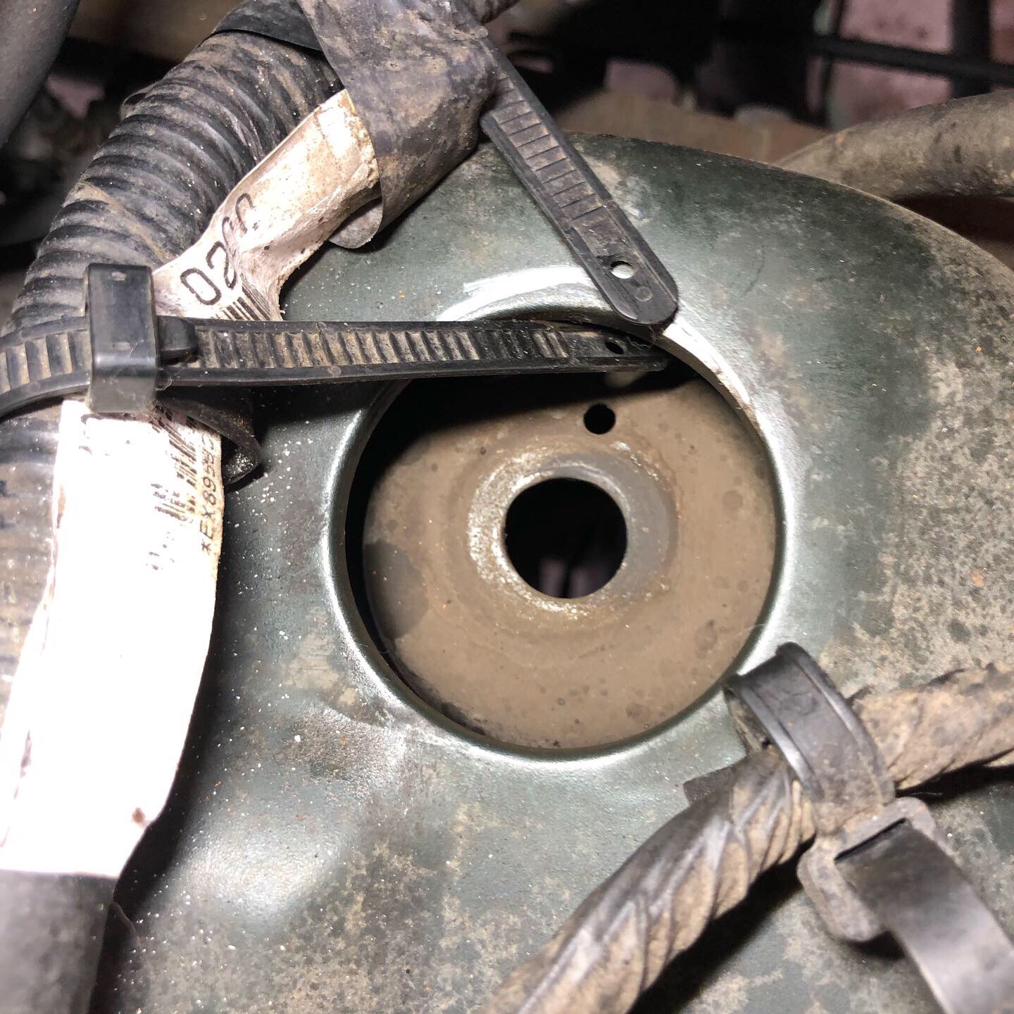 JA22フロントショックマウント補修 | ジムニー専門店 ReverseGear