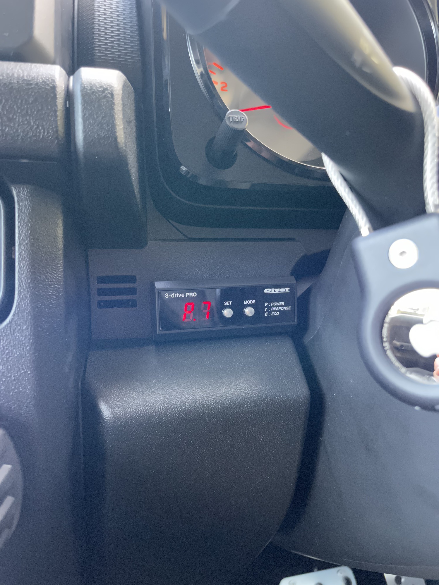 O様、JB64スロットルコントローラー取付 | ジムニー専門店 ReverseGear