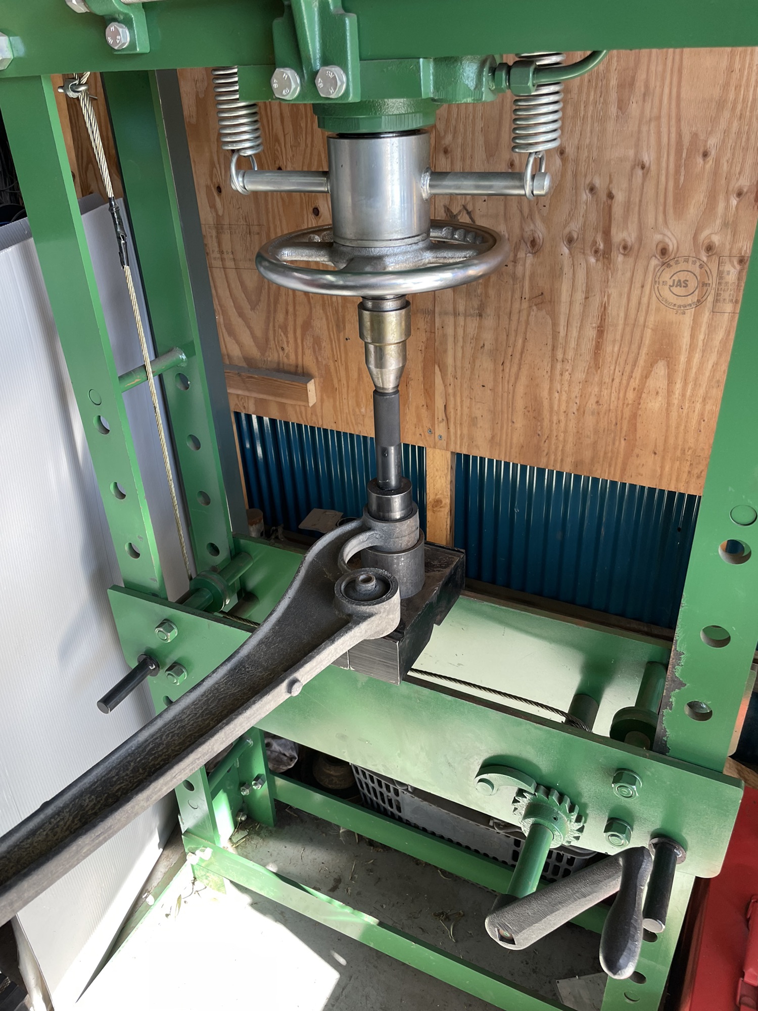 K様、JA22アームブッシュ交換 | ジムニー専門店 ReverseGear