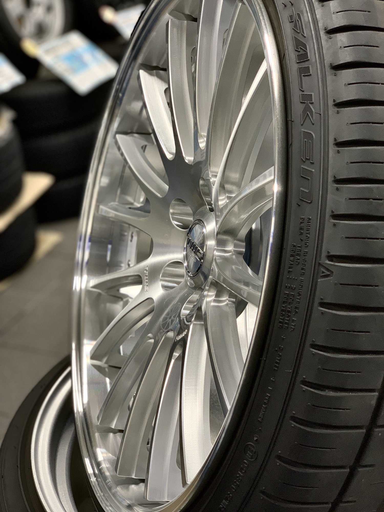 TWSホイールって贅沢～ | HAPPY TiRE