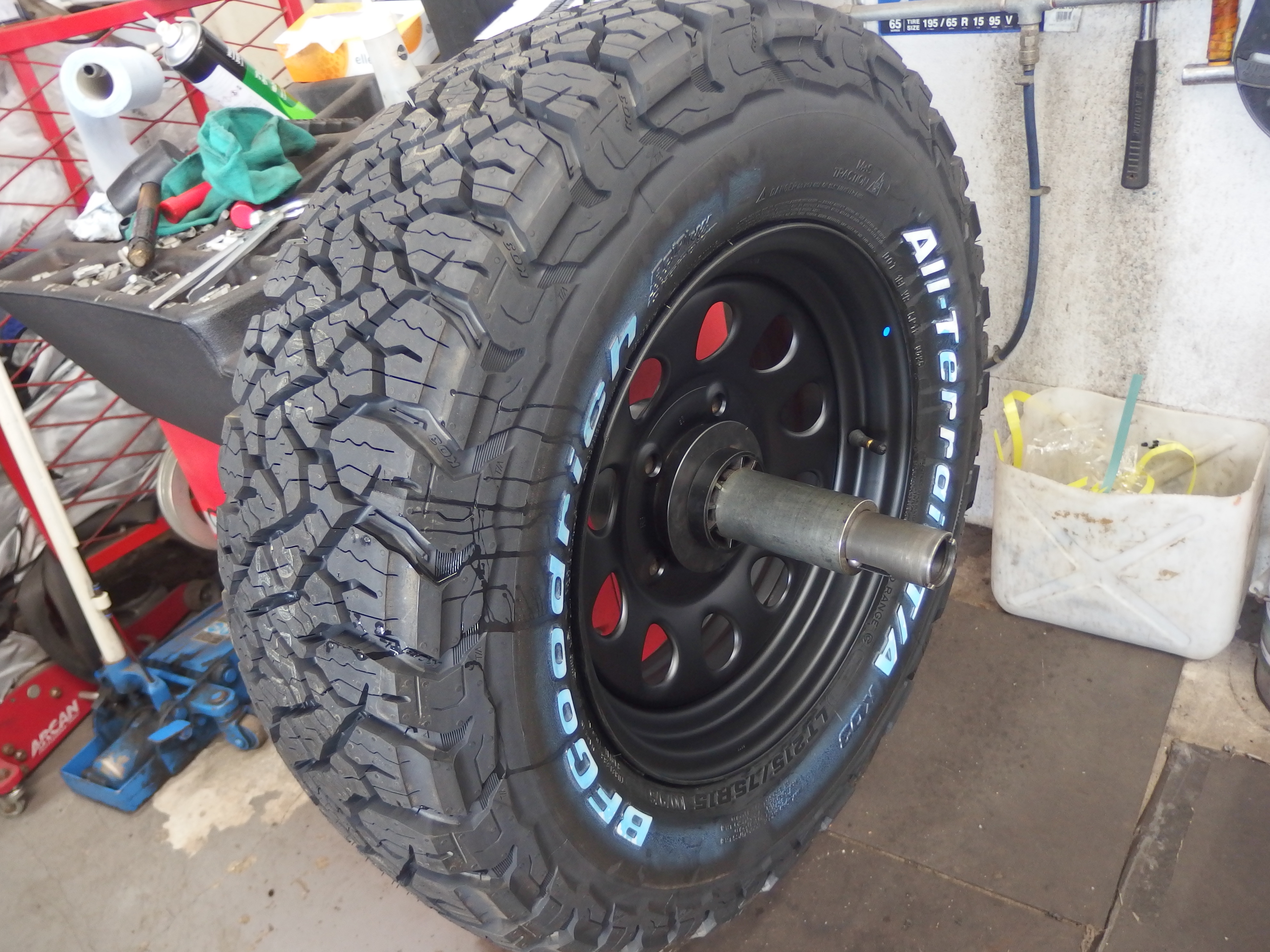 ひぃぃ！ | HAPPY TiRE