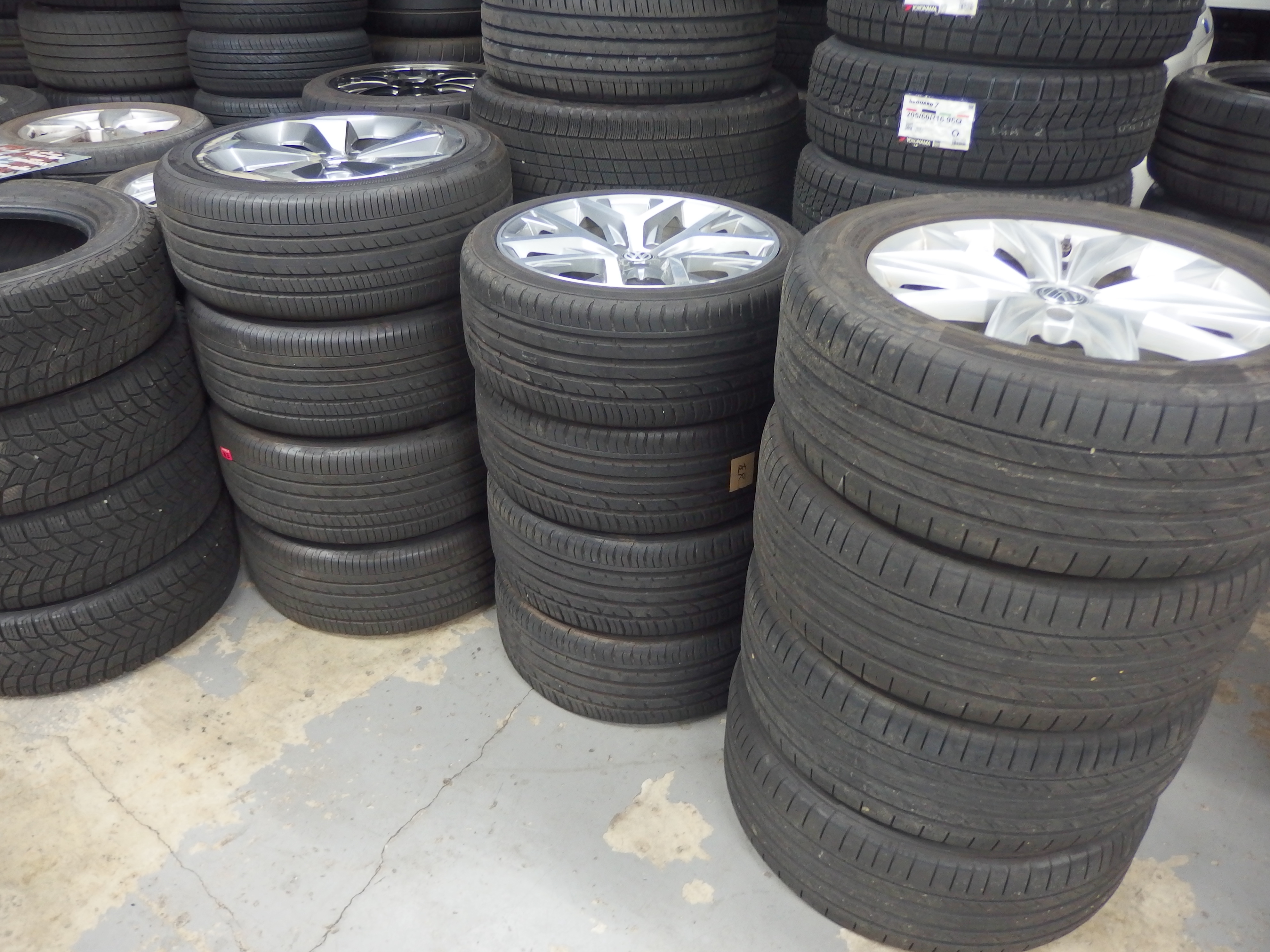 本日も大量入荷！！ | HAPPY TiRE
