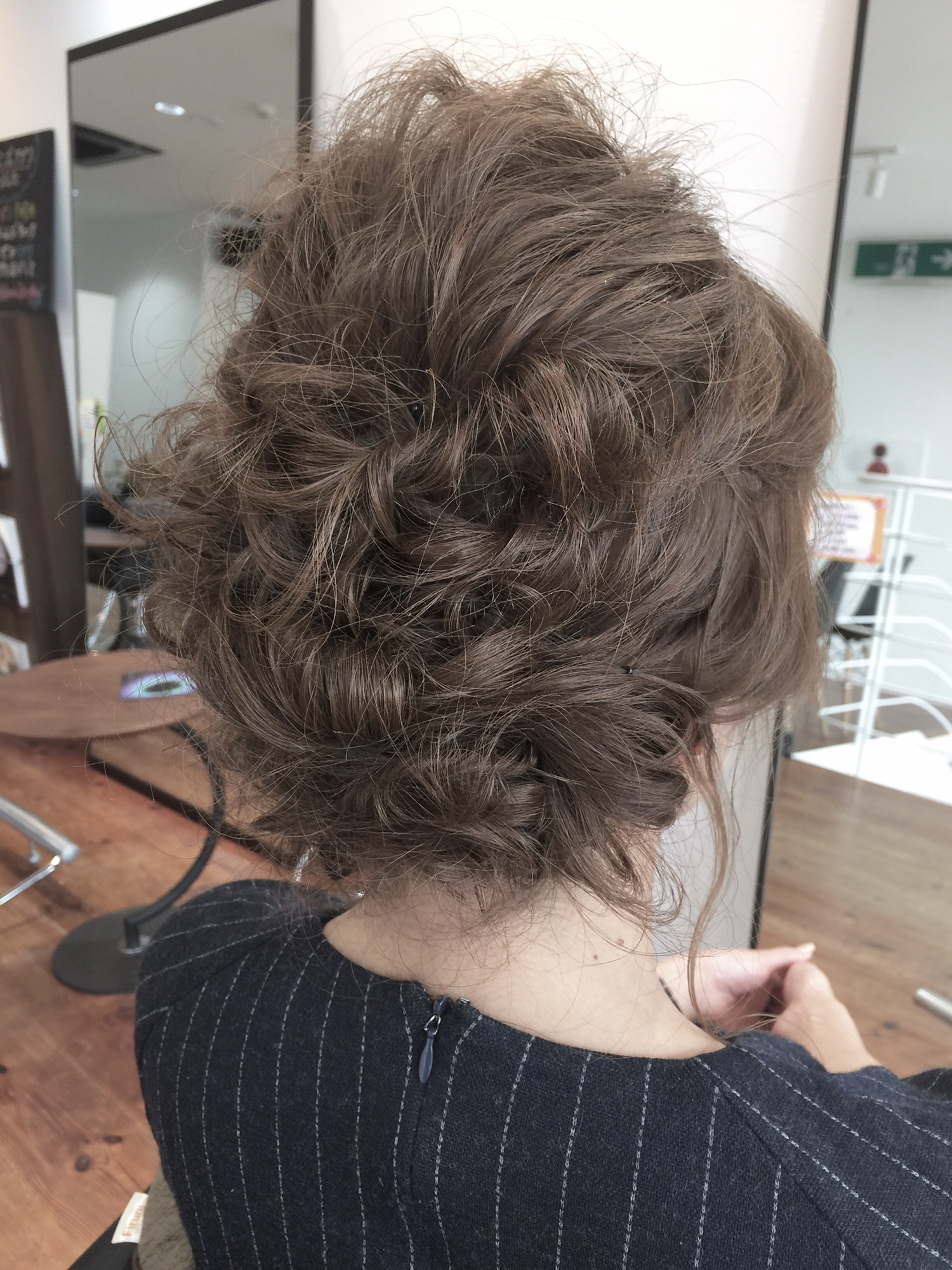 実はアレンジも好きです😅 | Logi hair design 山下 博史