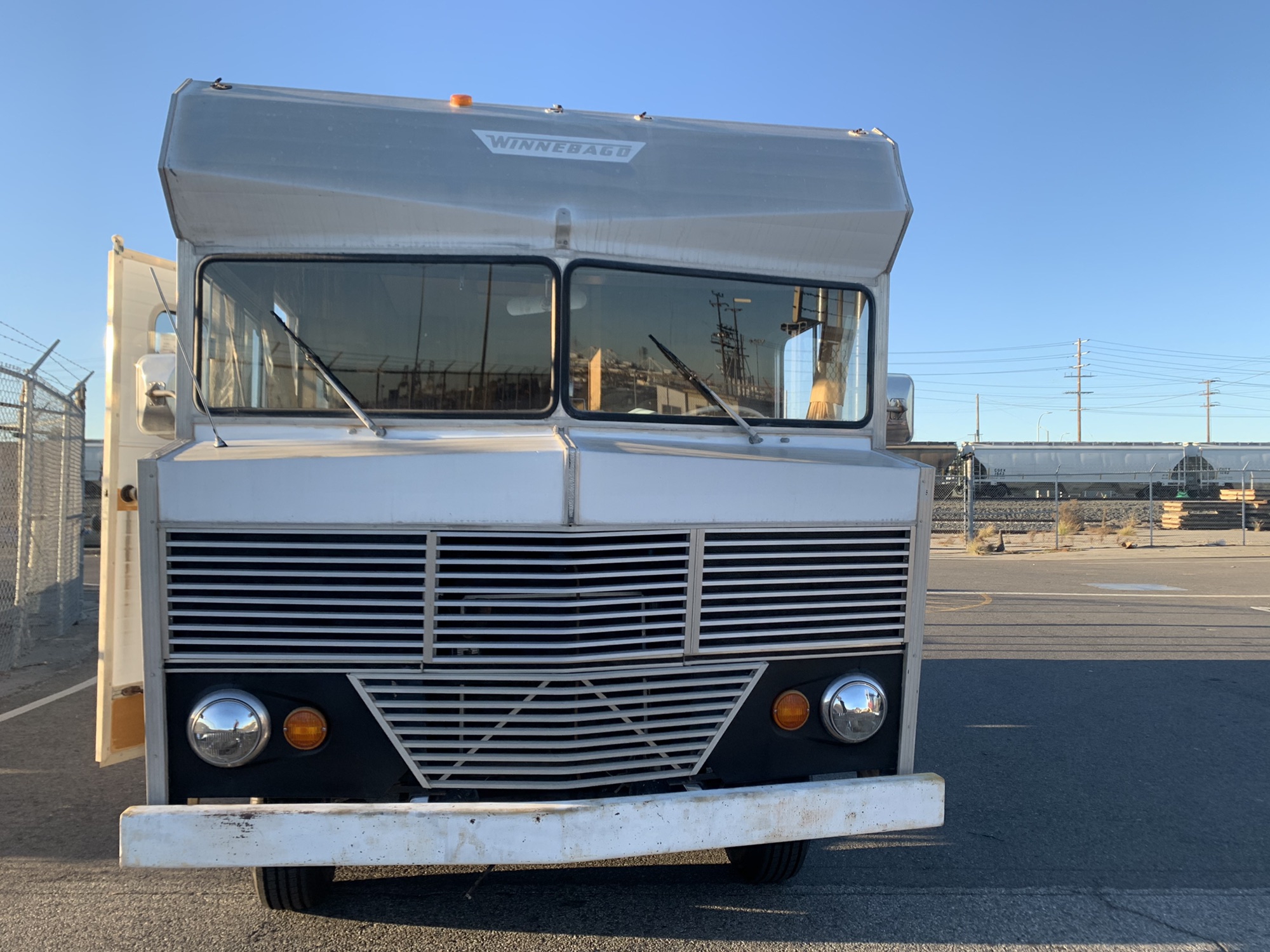 D20 in the Port | Vehicle From Calif