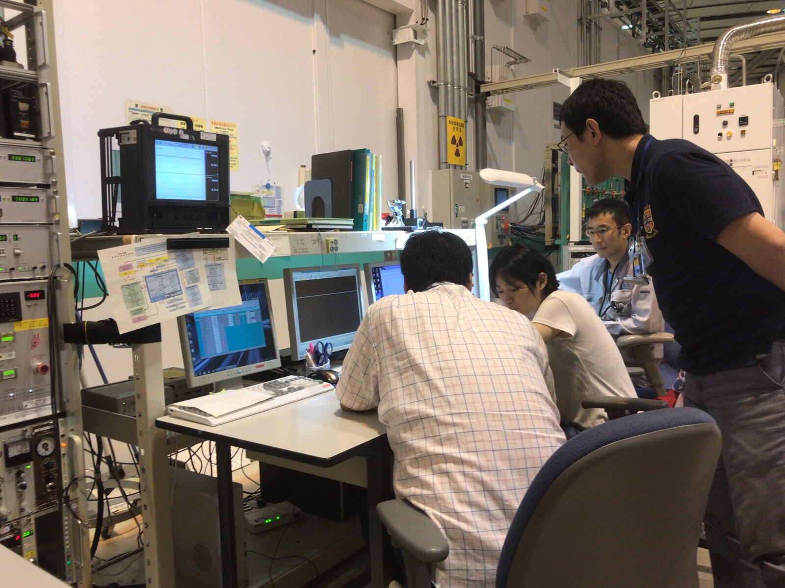 SPring-8 にて実験中 | Akiyama Laboratory