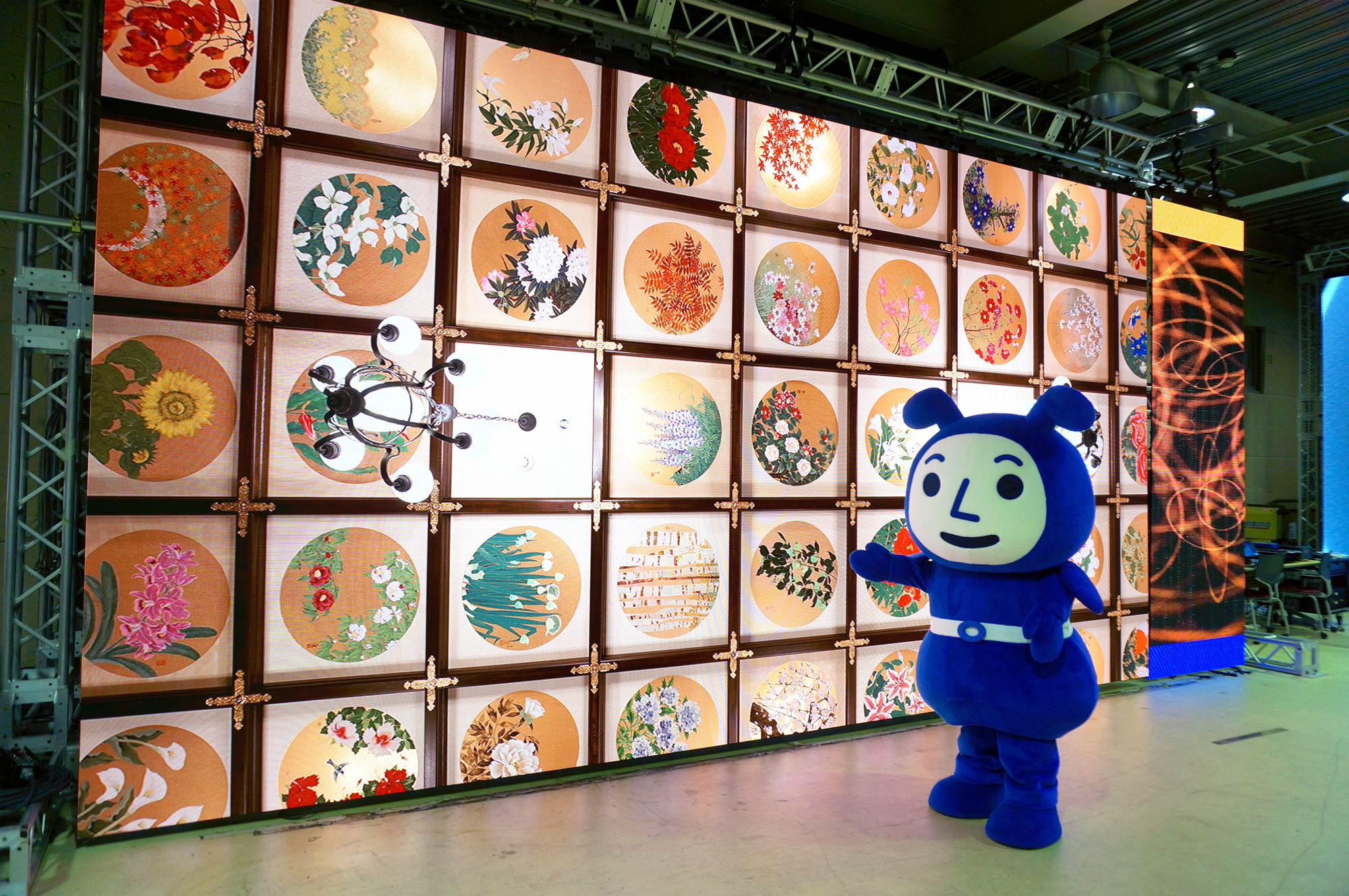 ヒビノにヨコアリくんがやってきた！最新の高精細LEDディスプレイを見学 | HIBINO BREAK TIME