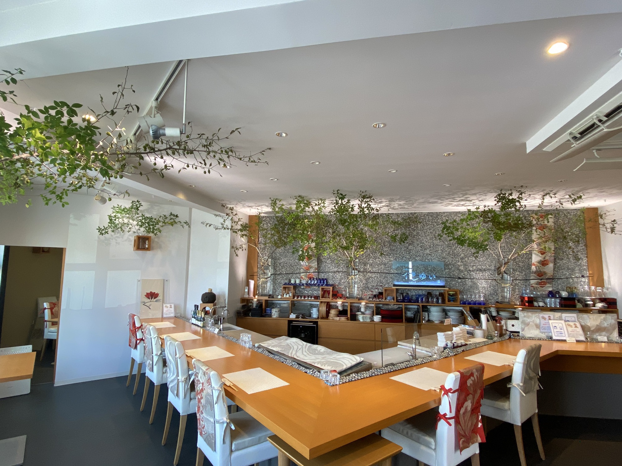 生け込み変わりました🌸🌿 | 創作料理 花ゆい