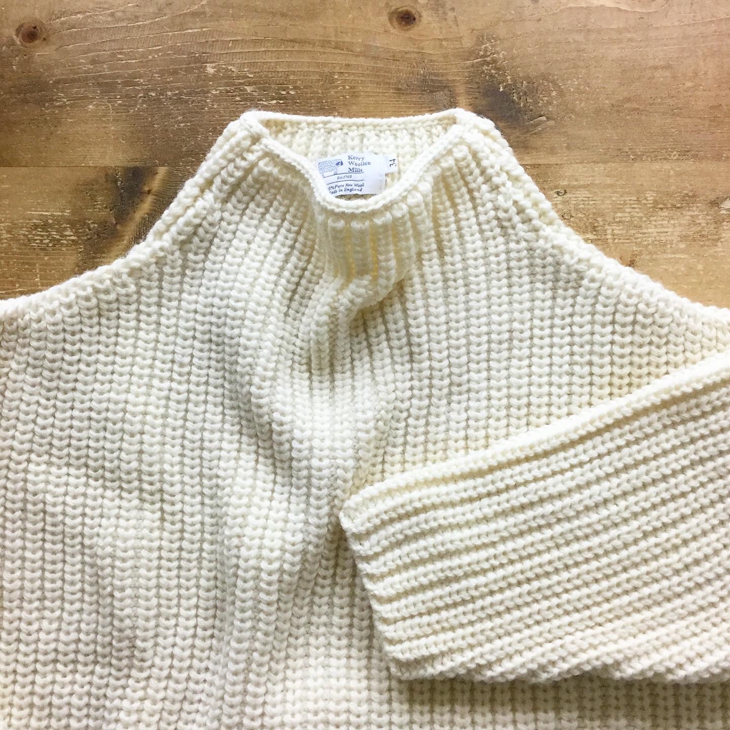 Kerry Woollen Mills/HC Bottle Neck.PureAran[for women] | FLOSSY フラッシー ...
