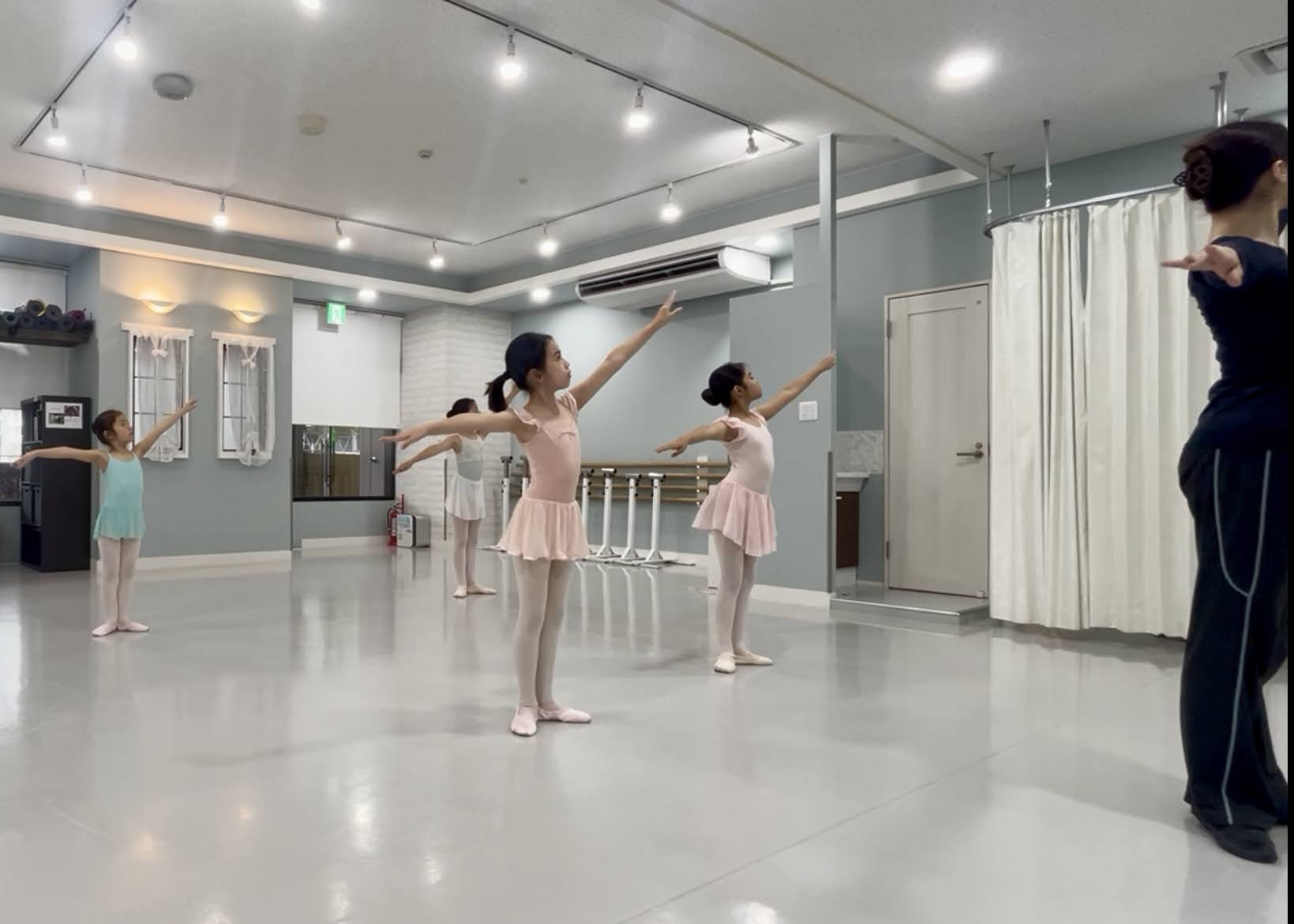 NEWS | Ellie Ballet Class