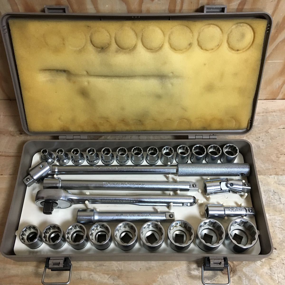 KTC 12.7sq. ソケットレンチセット 28点セット 差込角12.7mm の高価買取なら、電動工具の買取屋 買取の匠 福山店にお任せください！ | リサイクルショップ 電動工具の買取屋 ...