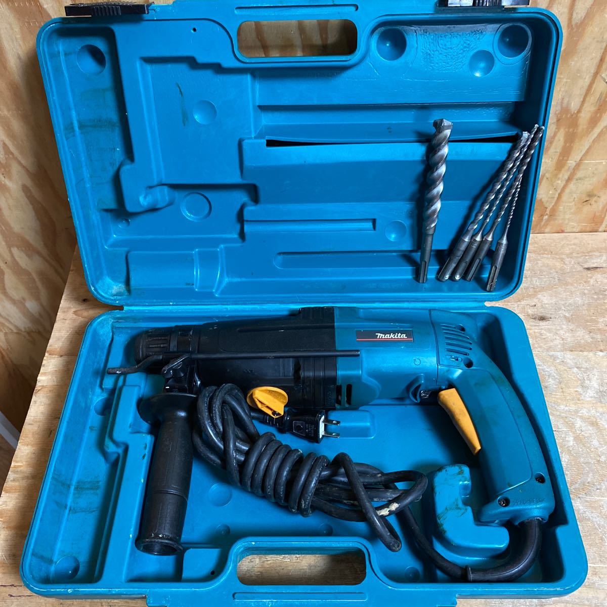 makita マキタ HR2410 24mm ハンマドリル ハンマードリル の高価買取なら、電動工具の買取屋 買取の匠 福山店にお任せください ...