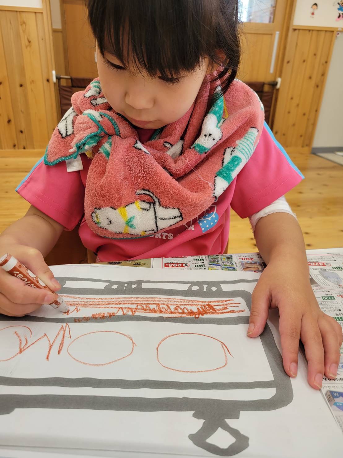 ぬったり、描いたり 未就学 | NPO法人 さんぽ