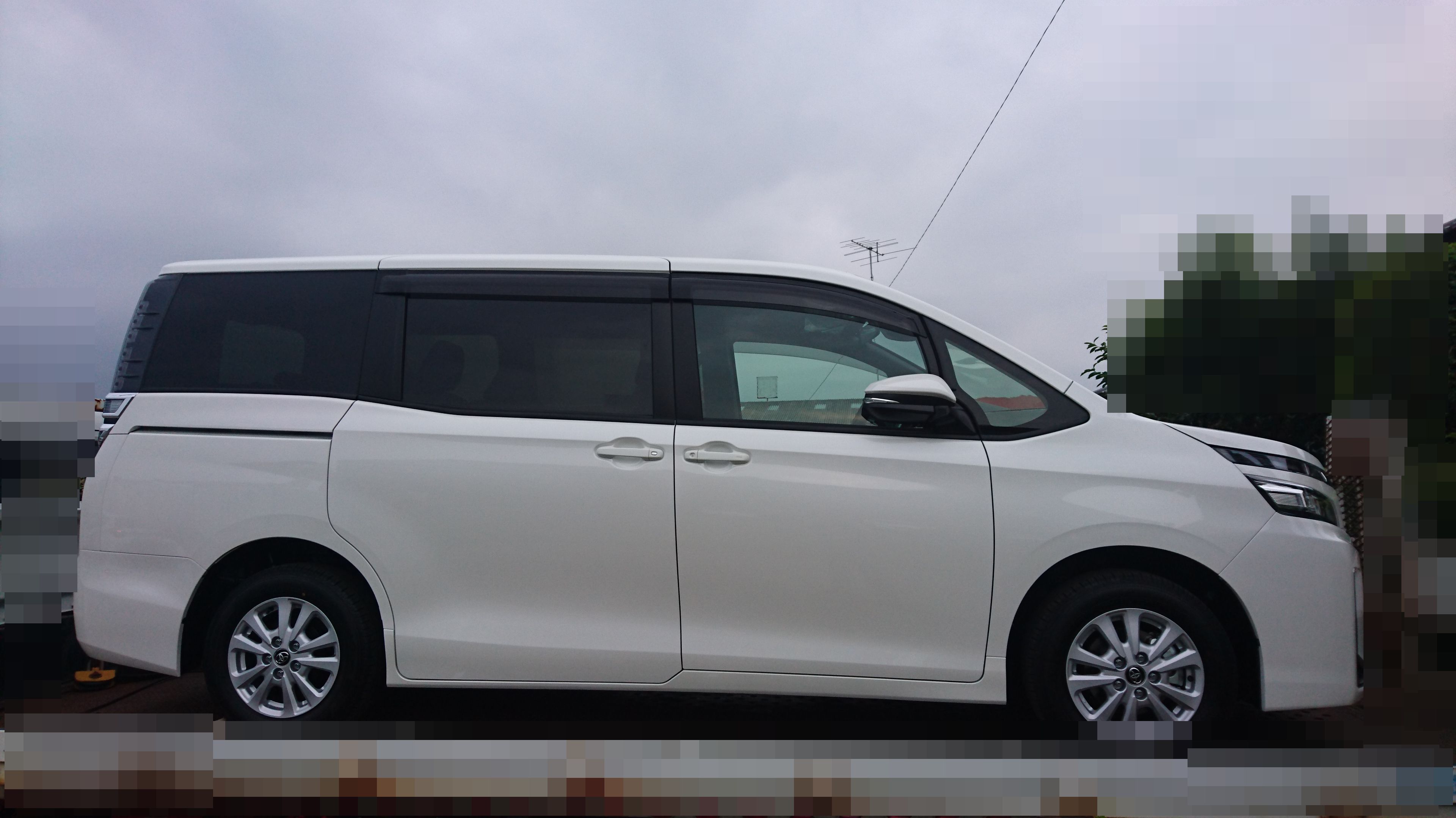 トヨタヴォクシー（ZRR80）新車販売 納車。 | 有限会社 皆川自動車 公式HP