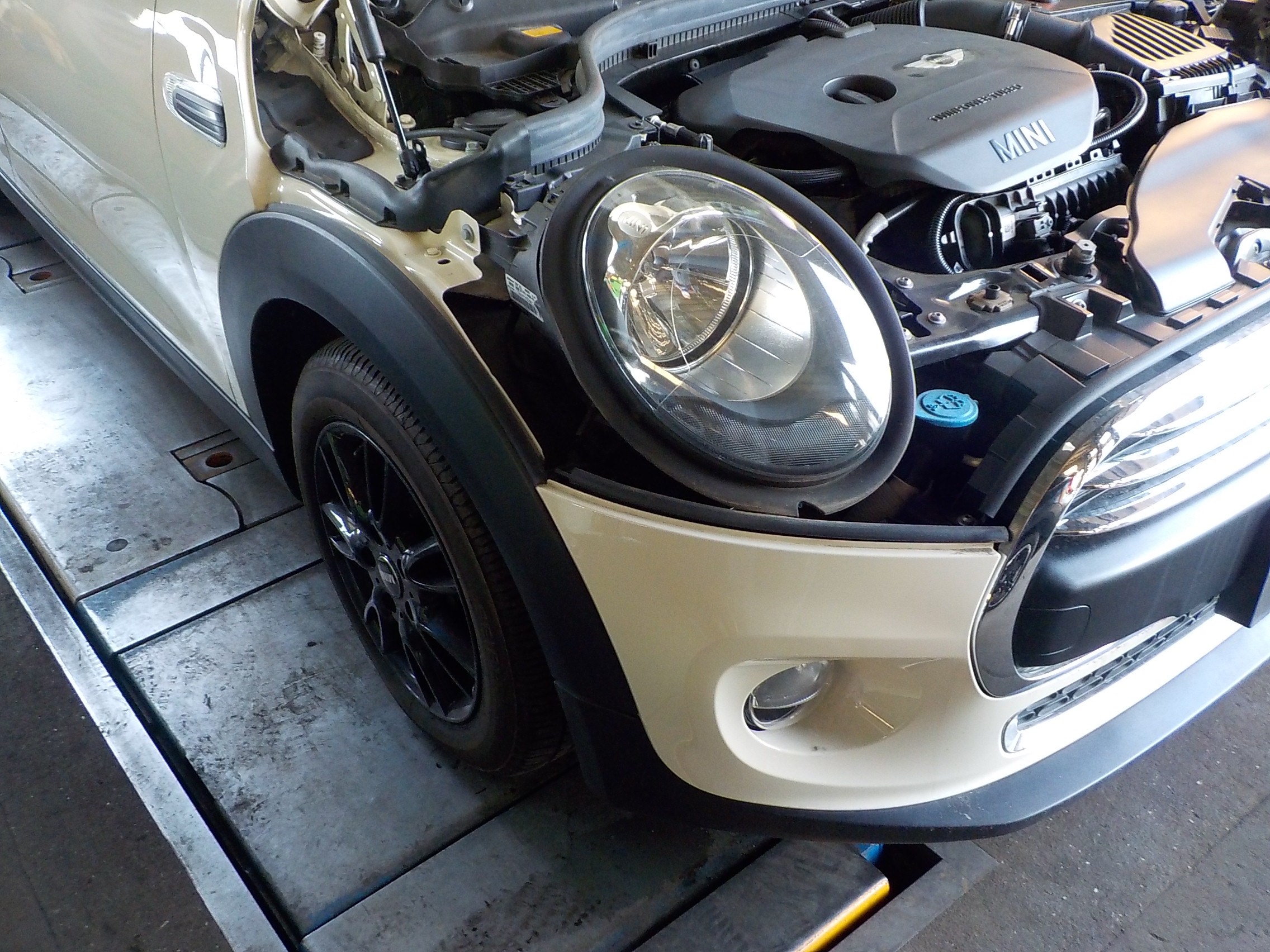 BMWミニ（F55）車検整備。 | 有限会社 皆川自動車 公式HP