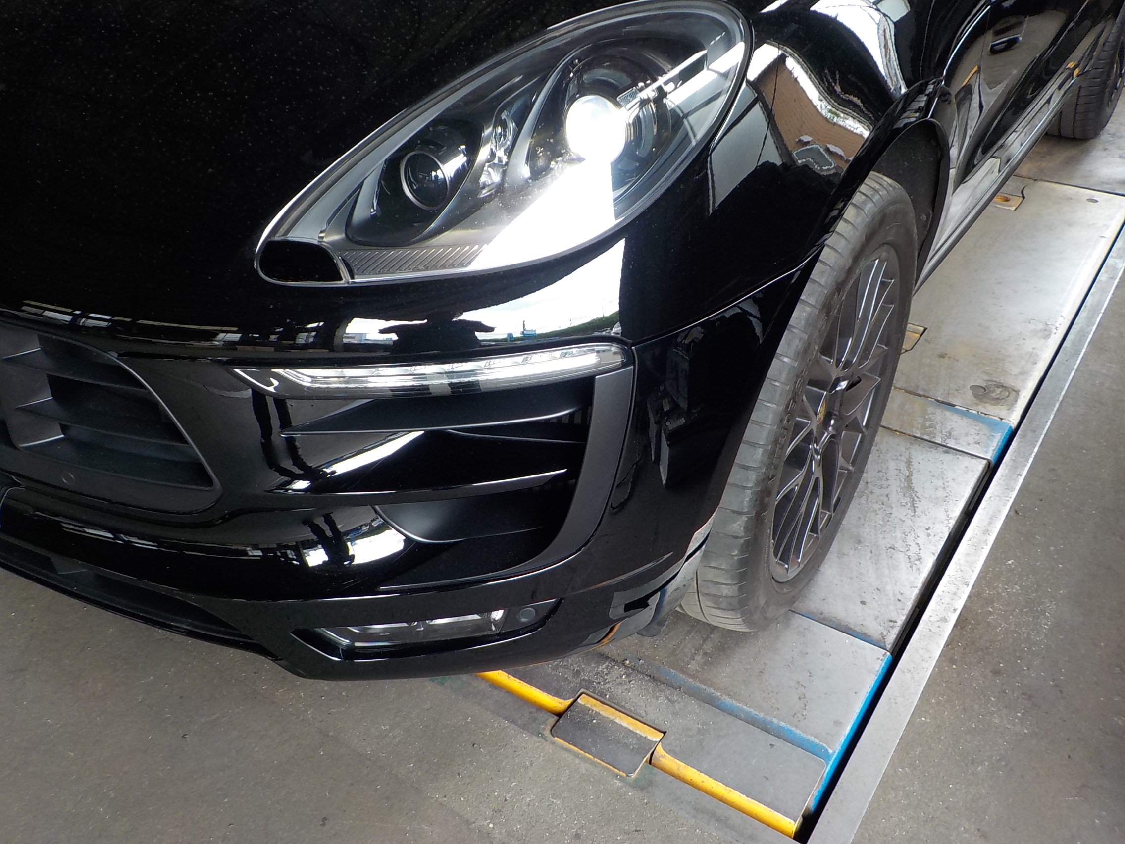 ポルシェマカン サーボモーター、カムマグネット交換。 | 有限会社 皆川自動車 公式HP