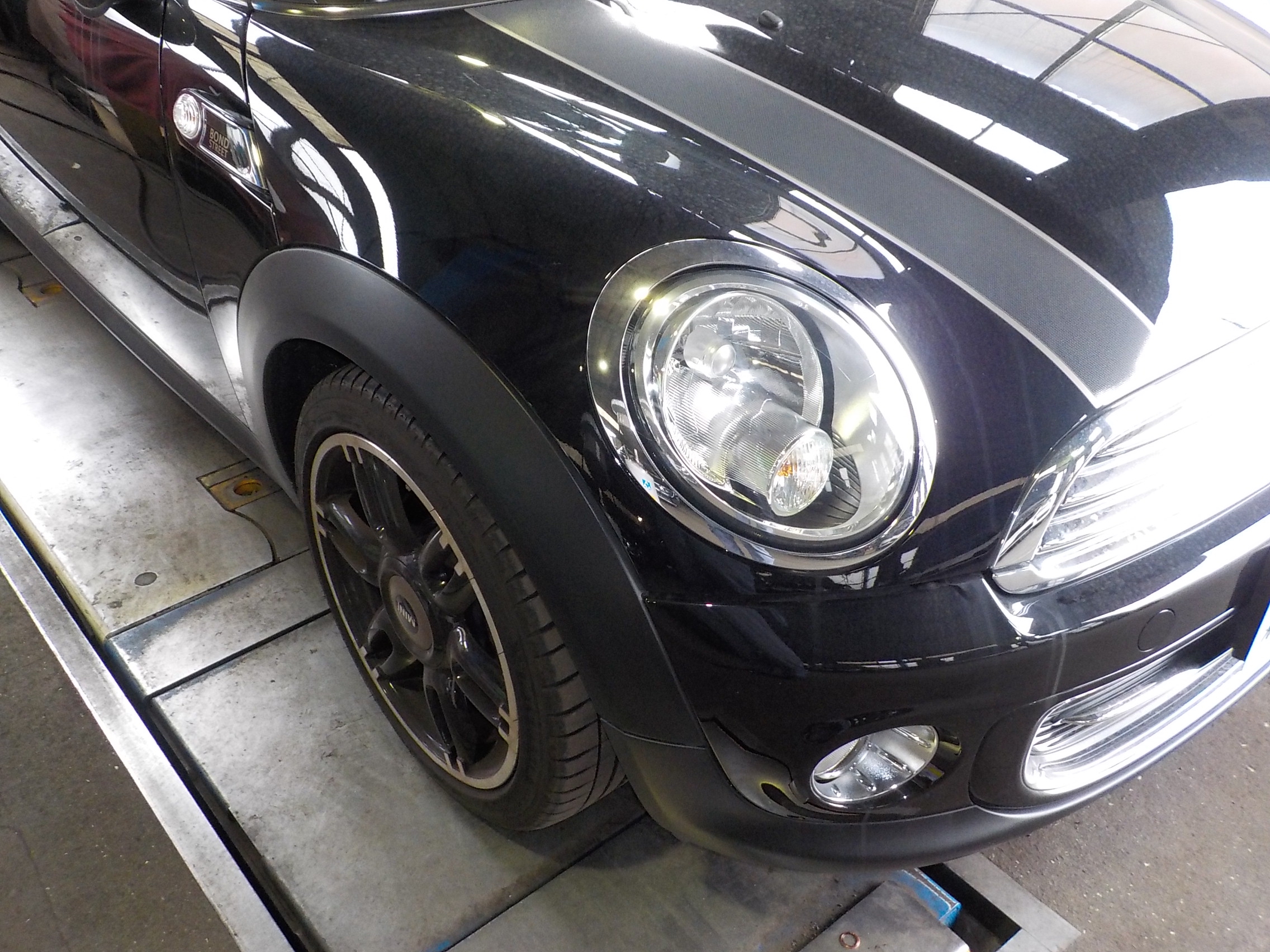 BMWミニ（F55）FUCHS TITANGT1PROエンジンオイル交換。 | 有限会社 皆川自動車 公式HP