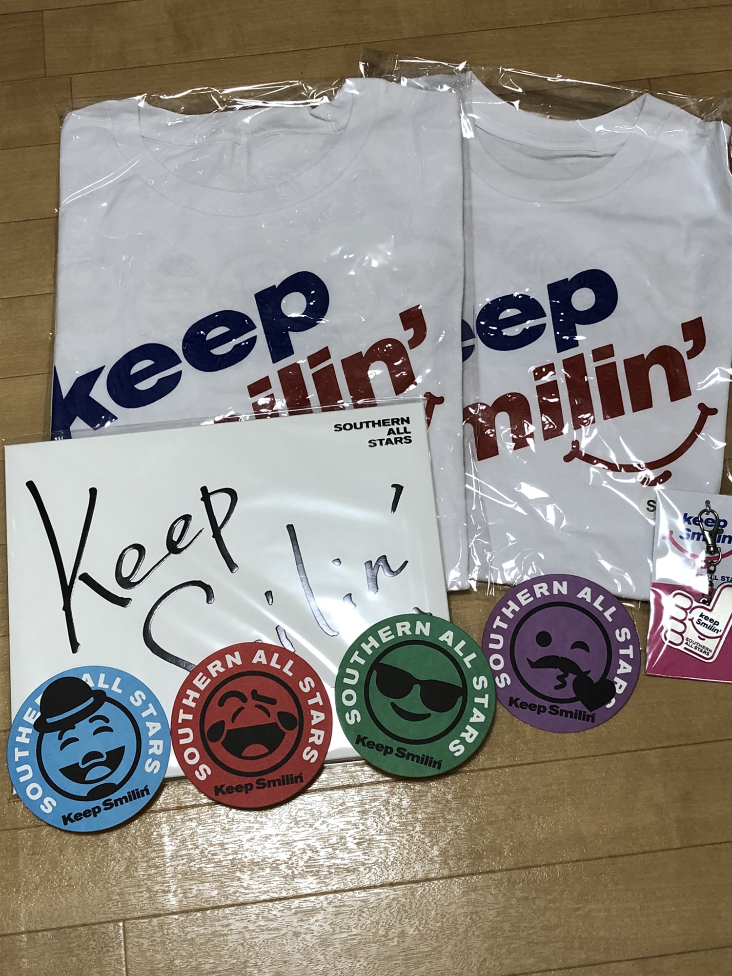Keep Smilin' グッズ到着 | サザンファンサイト「胸熱サザンミュージアム