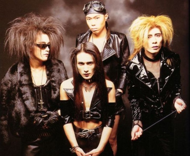 Media Youth | GALLERY OF VISUAL SHOCK