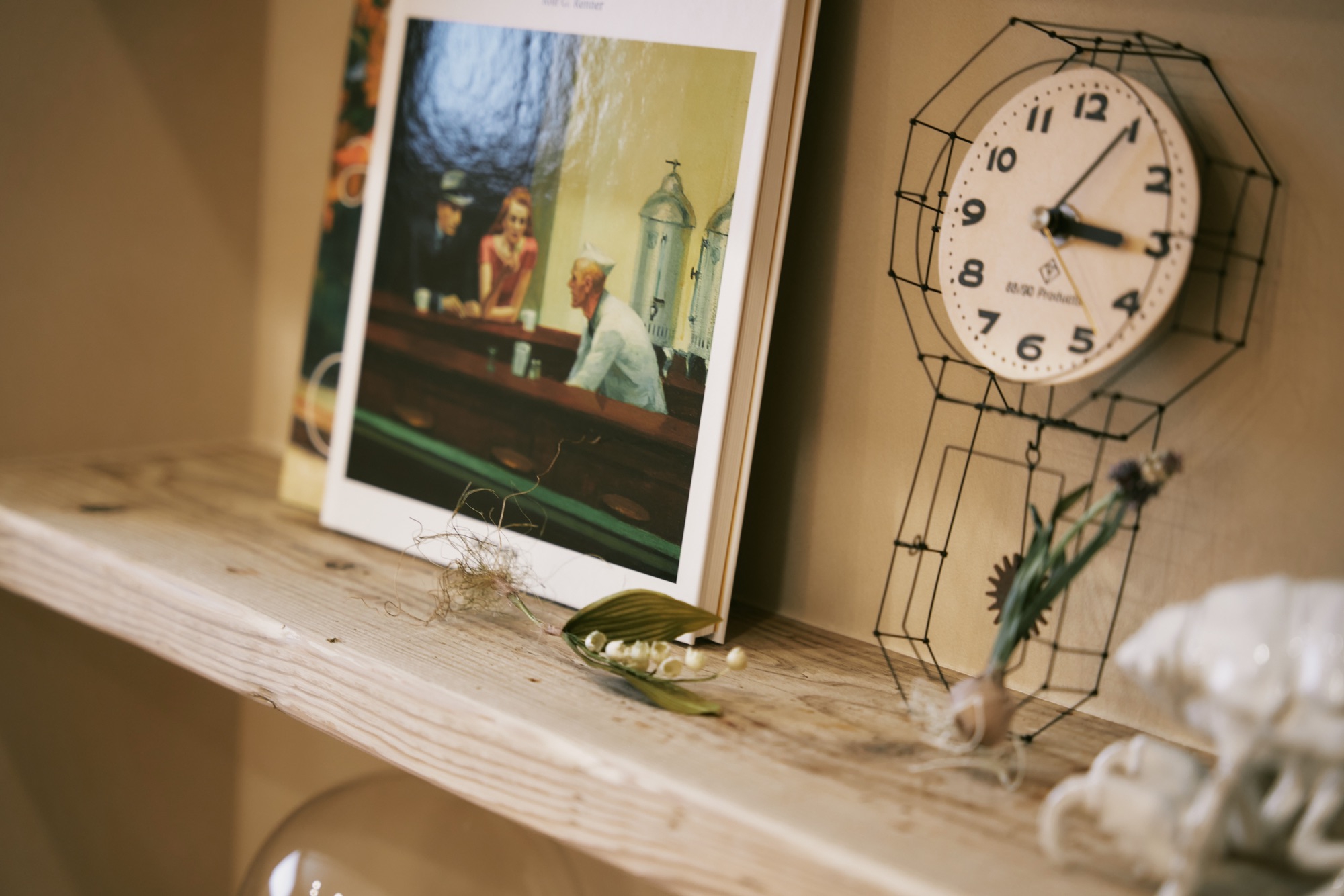 ABOUT & NAIL MENU | @oioioio