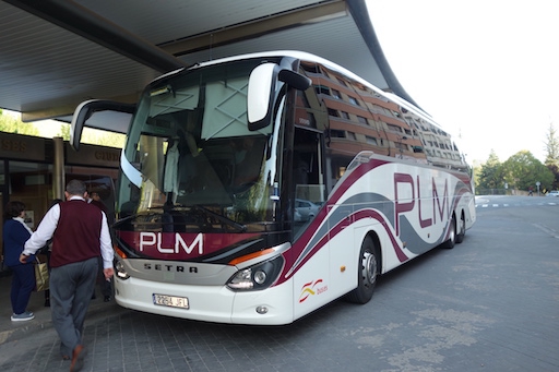 PLM Autocares | Walking Forward フランス人の道を歩く