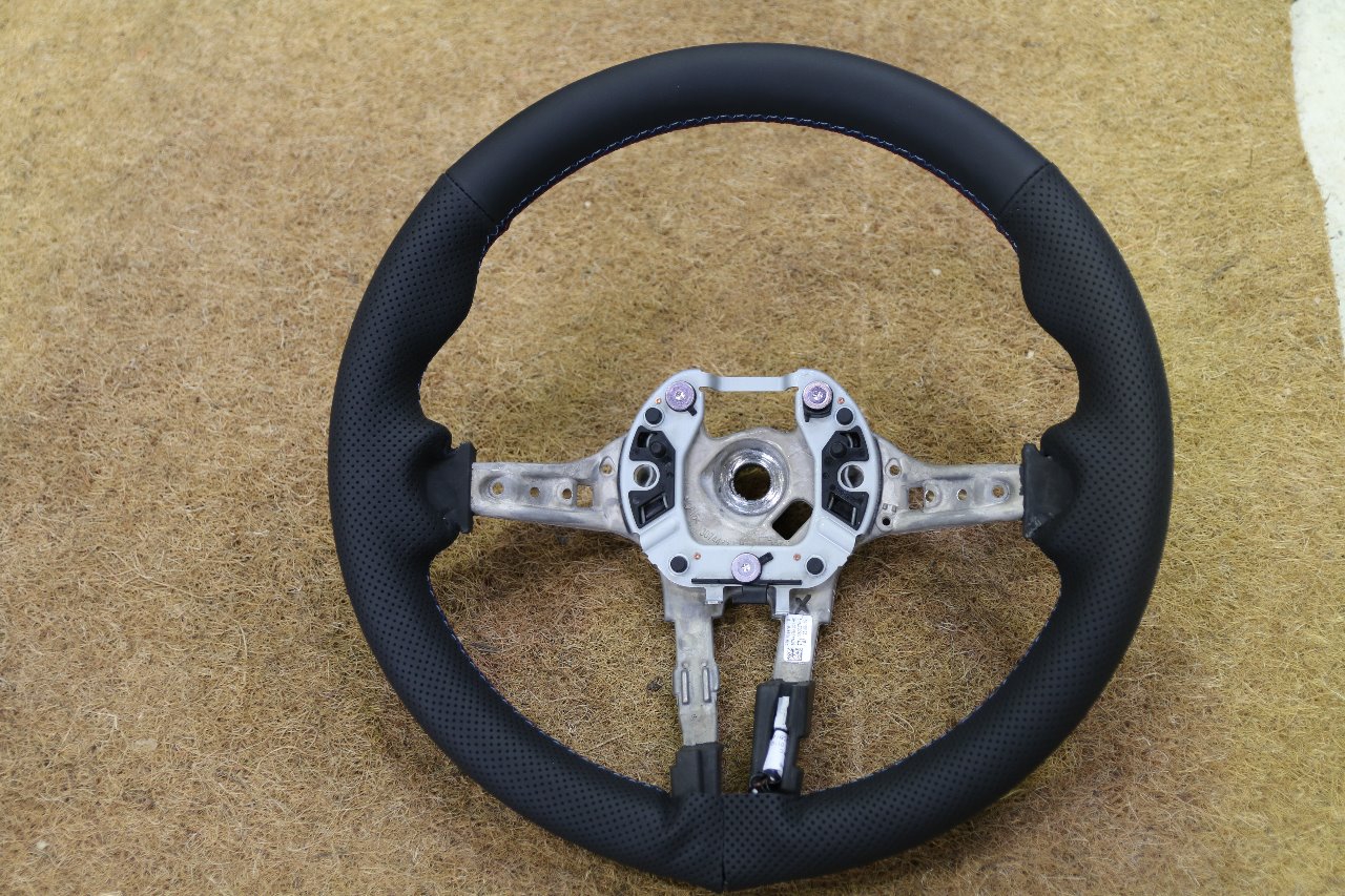 F32なお客様に、ワンオフステアリング交換！！ | アクセスエボリューション目黒店 ACCESS EVOLUTION MEGURO
