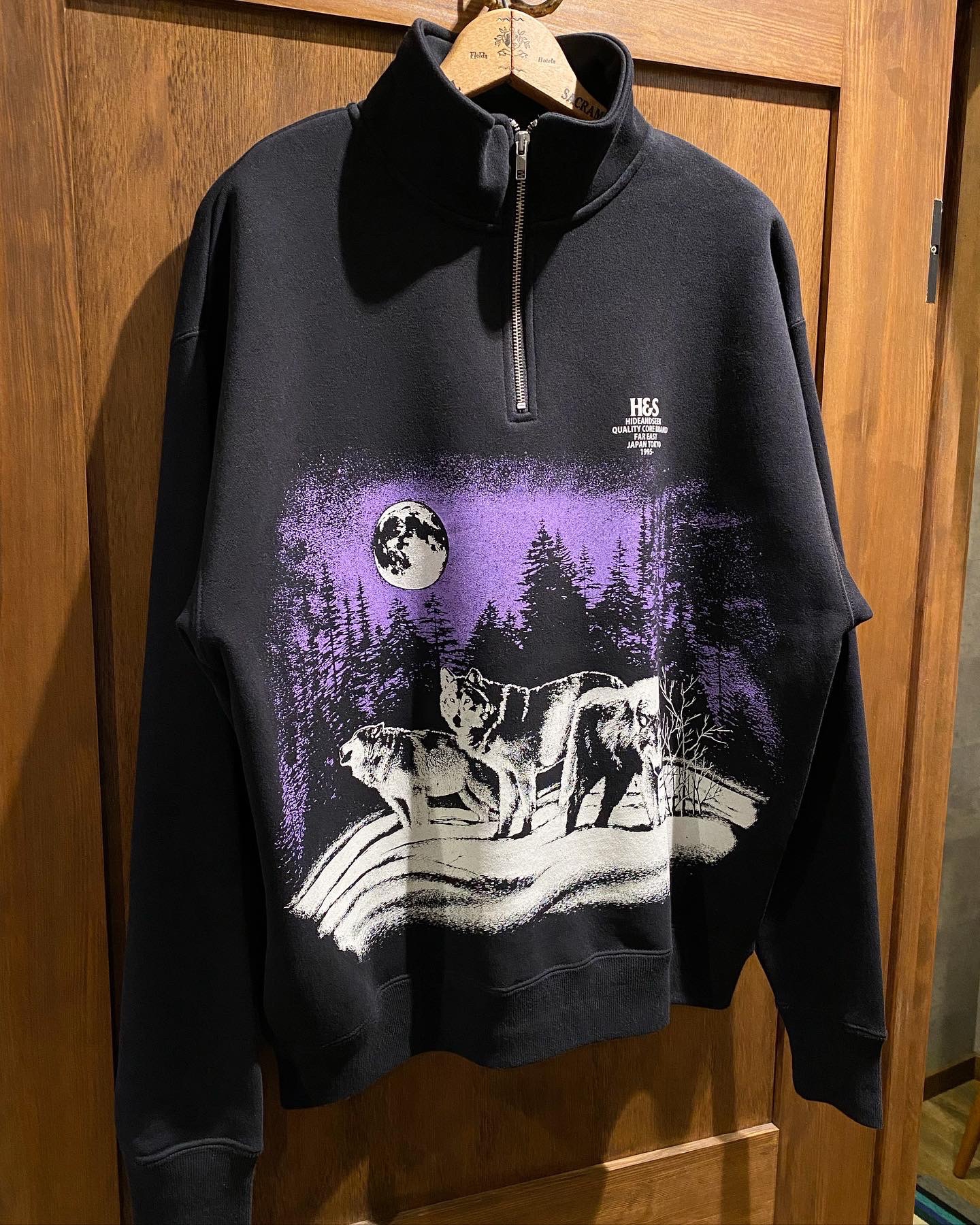 HIDEANDSEEK 23SS Wolf Sweat Shirt (Half Zip)発売開始 | FAGRASS WEB SITE