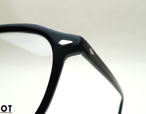 BLACKPINKのJennieさんが着用の人気モデル】MOSCOT(モスコット BLACKPINKのJennieさんが着用の人気モデル】MOSCOT(モスコット